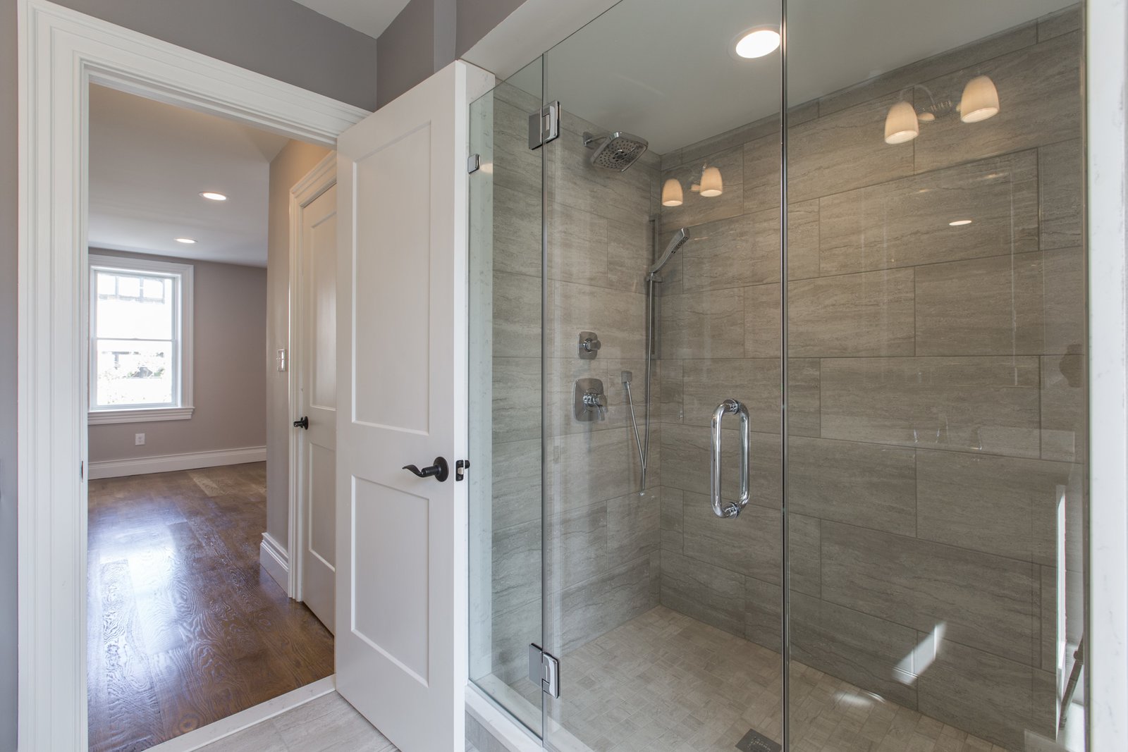 Photo 9 of 12 in Fairmount Colonial Restoration by Leon Aksman - Dwell