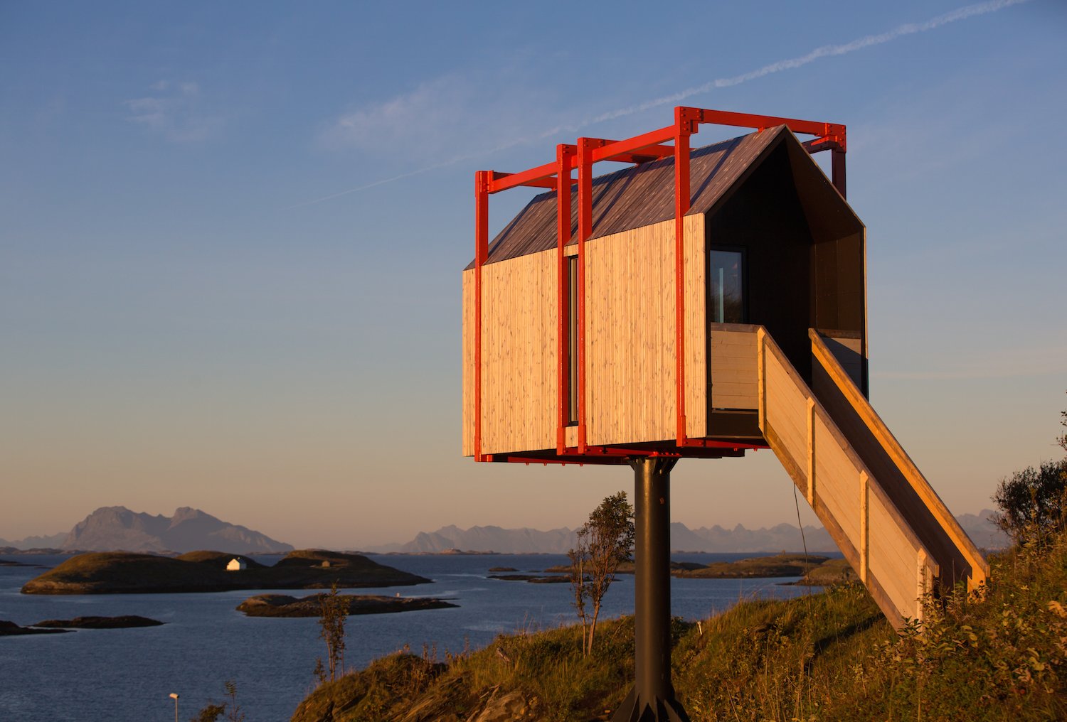 Photo 4 of 12 in Grab Your Friends and Escape to a Remote Cabin Cluster ...