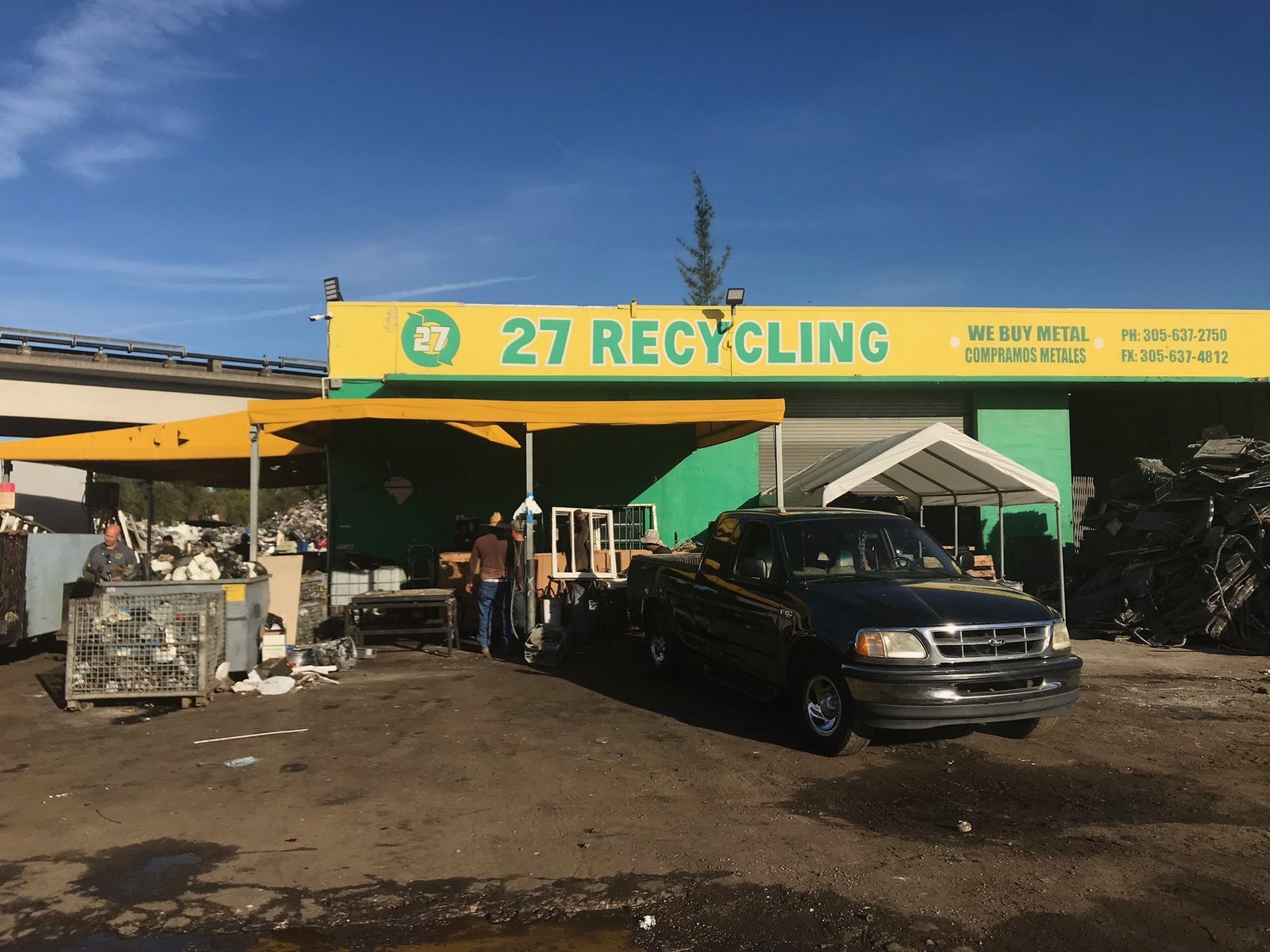 Photo 2 of 4 in 27 Recycling Miami by Karel Guerra - Dwell