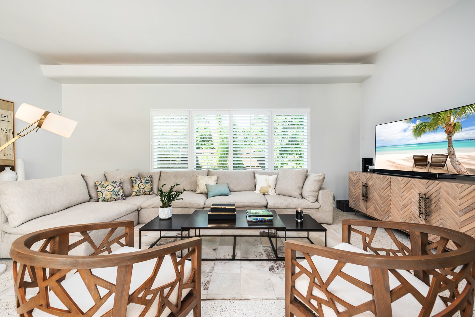 Photo 16 of 21 in $2M Miami Beach Home Built by Lawrence Murray Dixon ...