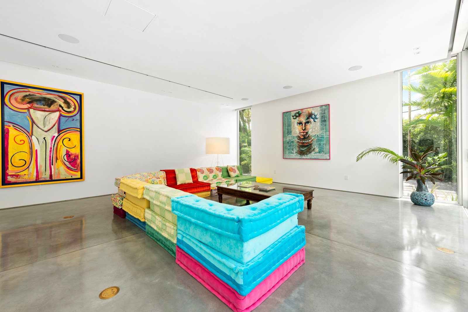 Photo 4 of 32 in The Gallery House, A Modern Masterpiece in Coconut ...