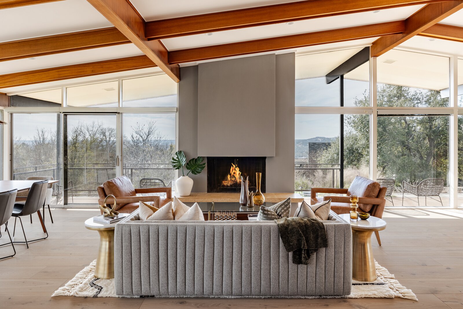 Photo 3 of 8 in Mid-Century Modern Marvel with Lake Austin Views by ...