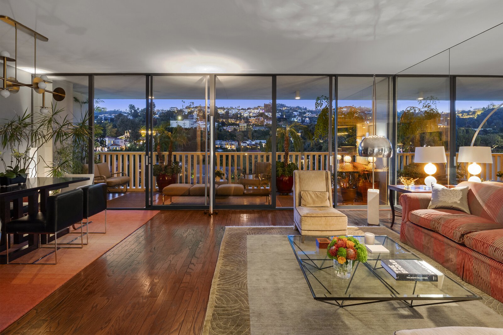 A Stunning Residence in Coveted Sierra Towers Hits the Market (9 Photos ...