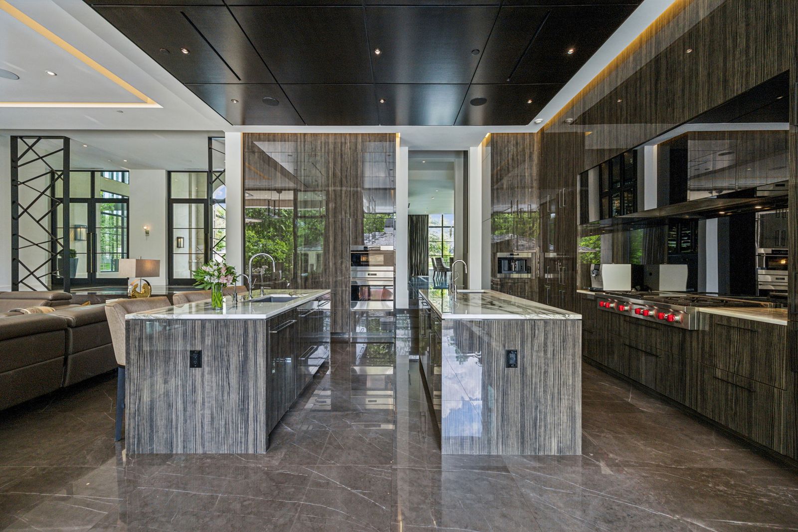 Photo 4 of 12 in A sprawling Dallas Estate Takes Inspiration from the ...