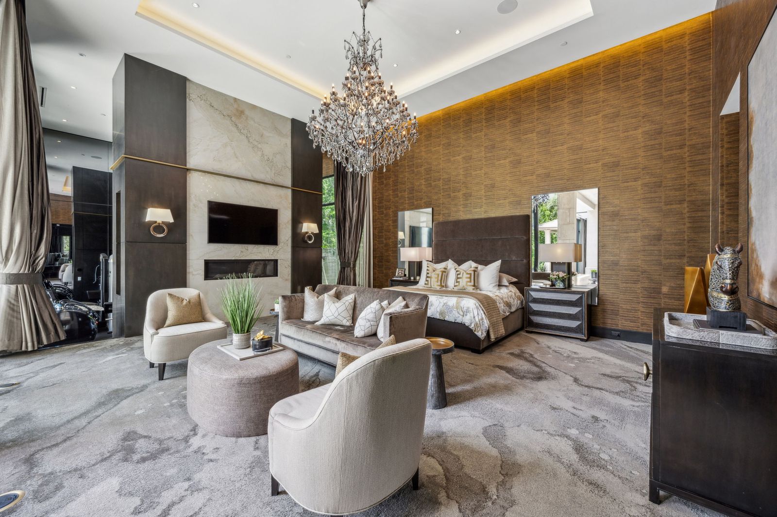 Photo 7 of 12 in A sprawling Dallas Estate Takes Inspiration from the ...