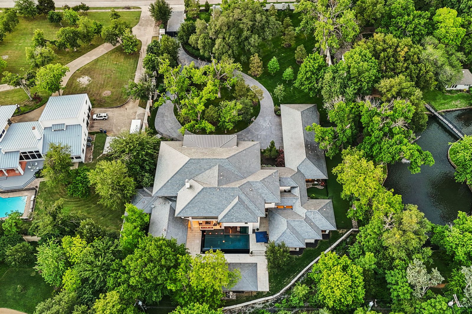 Photo 12 of 12 in A sprawling Dallas Estate Takes Inspiration from the ...