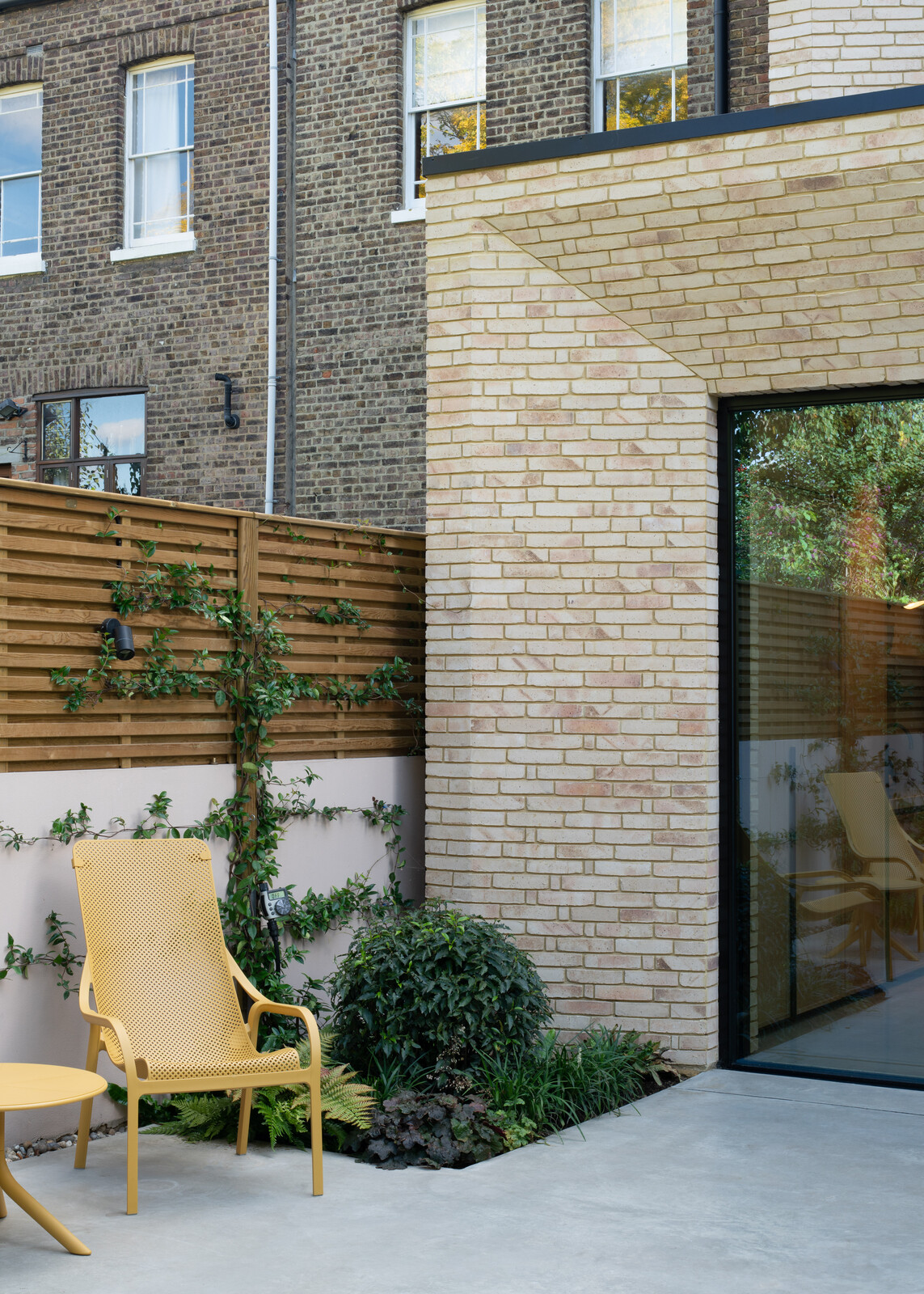 Photo 6 of 17 in Frame House: Modern New Build Home in Historic ...