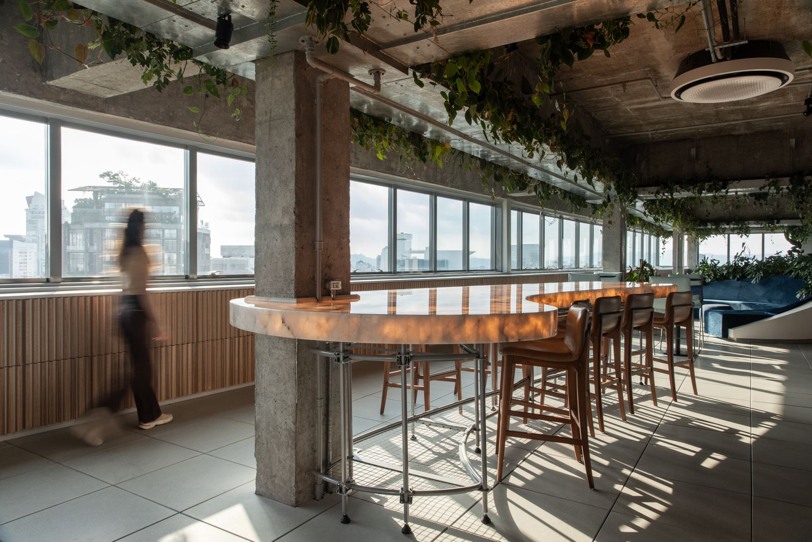 Photo 2 of 47 in Stark Bank by Superlimão - Dwell