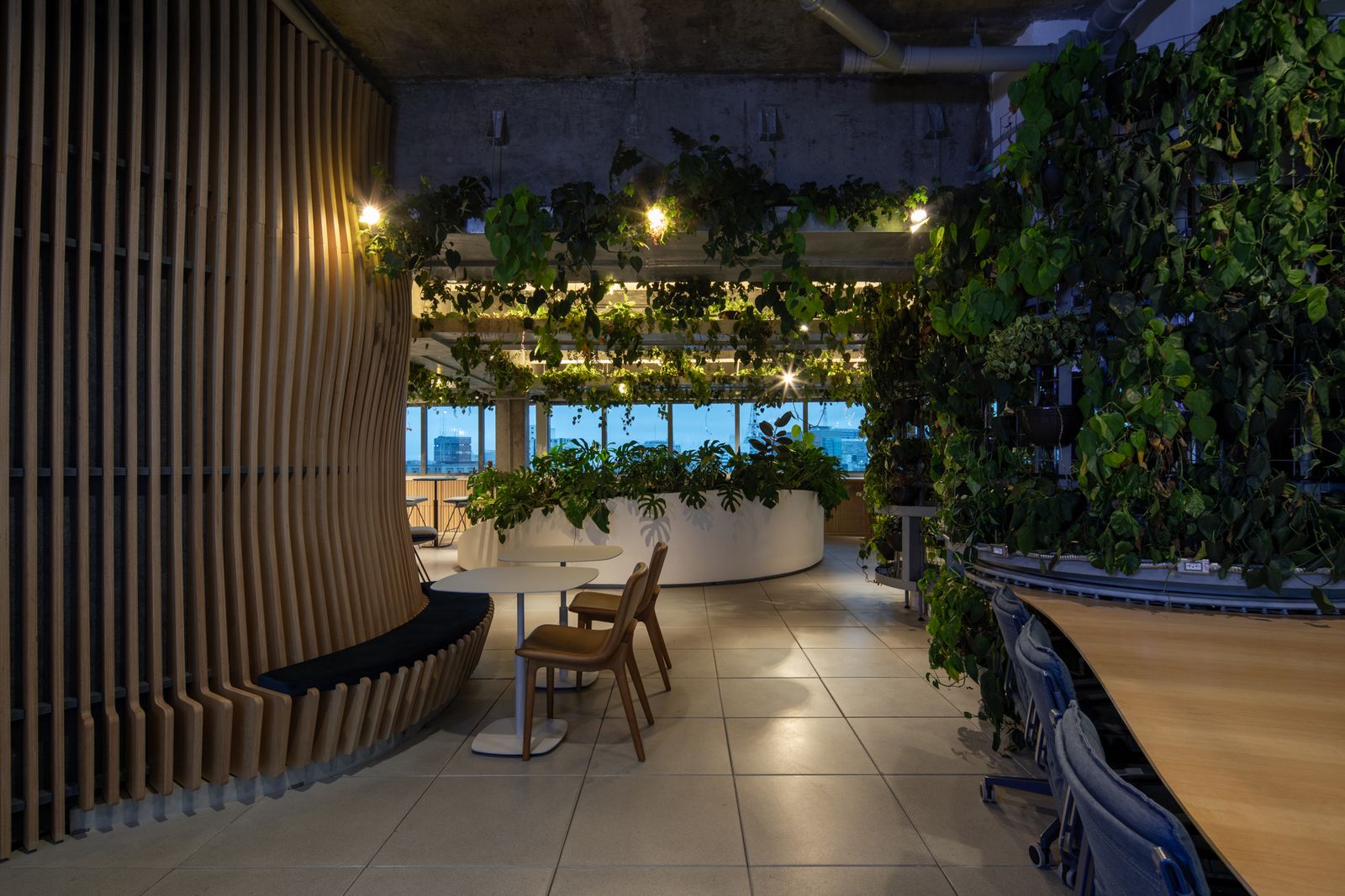 Photo 14 of 47 in Stark Bank by Superlimão - Dwell