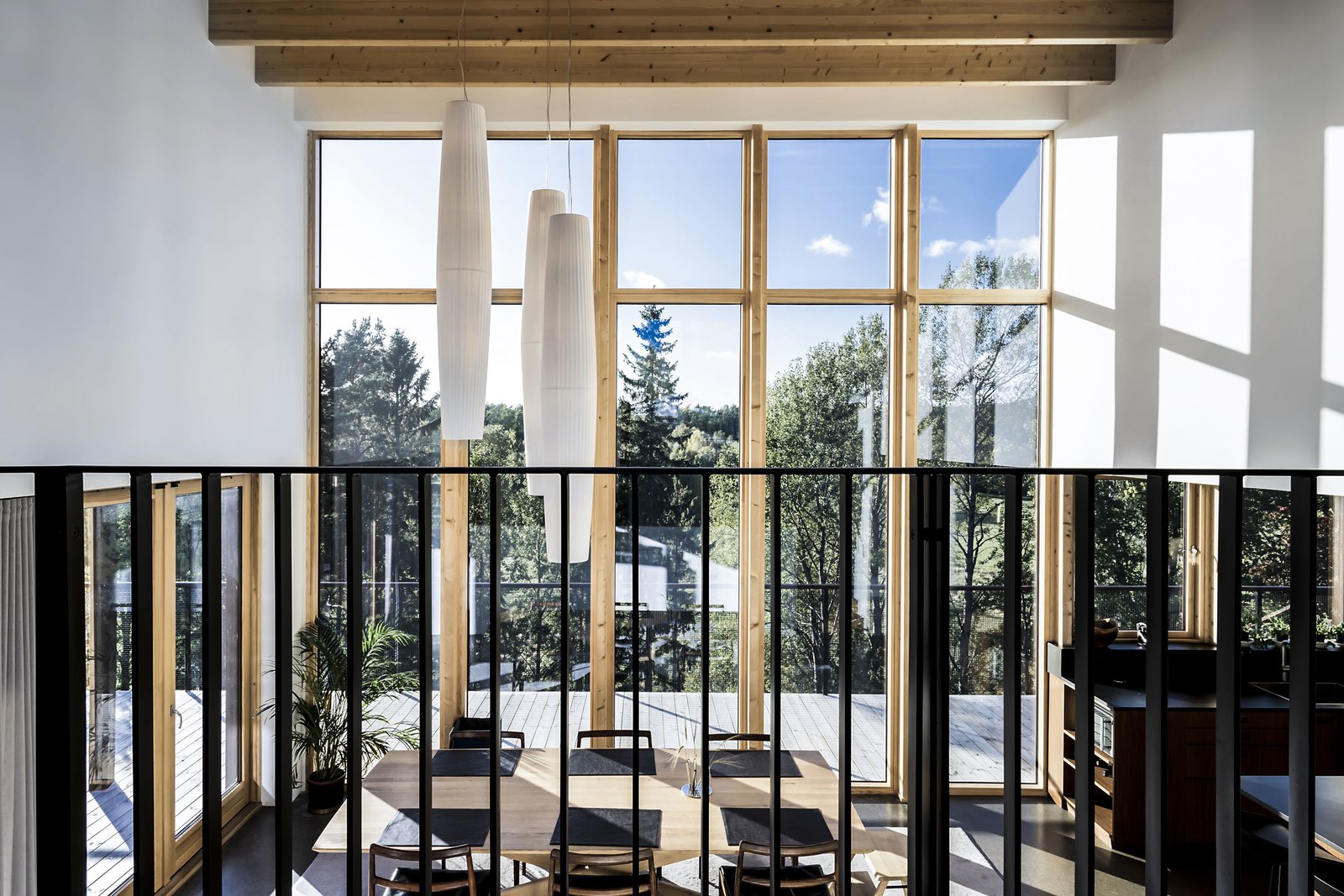 Photo 2 of 5 in Top 5 Homes of the Week With Wondrous Floor-to-Ceiling ...