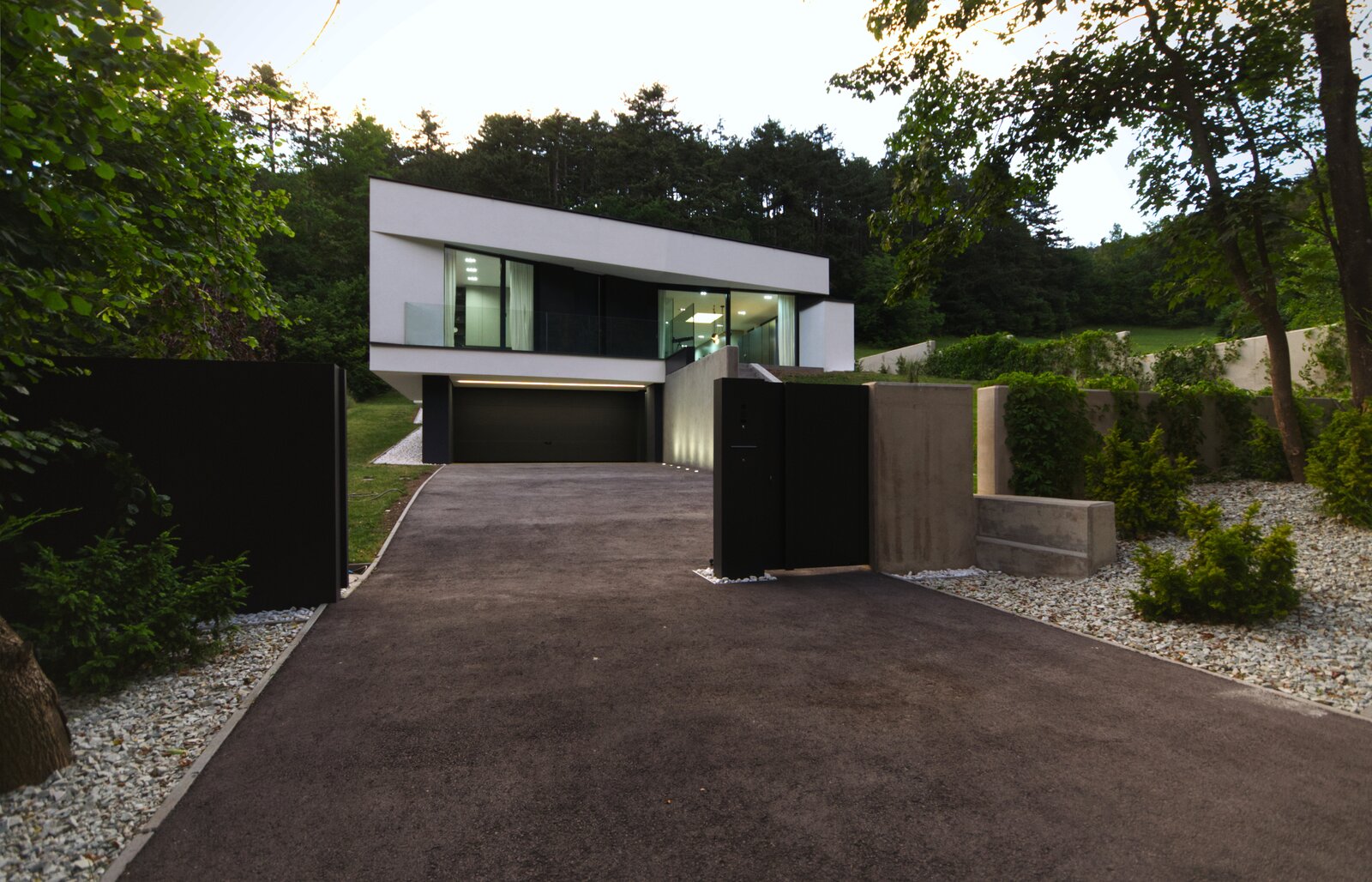 Photo 3 of 33 in HJ House by Parasitestudio - Dwell