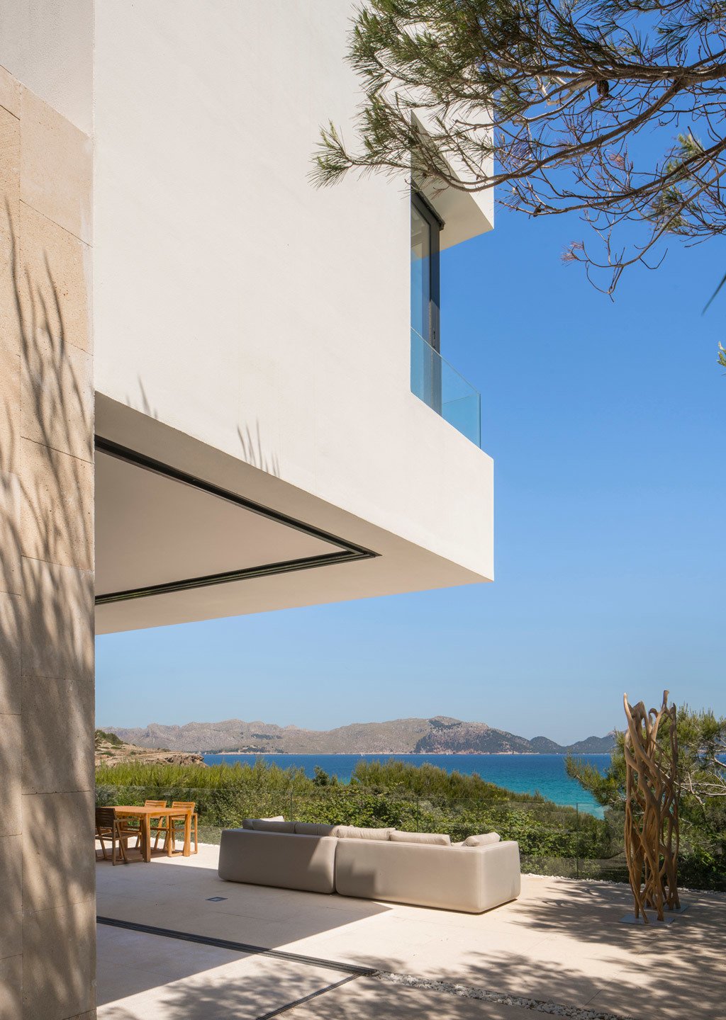 Photo 3 of 5 in Top 5 Homes of the Week With Sweeping Views from M24 ...