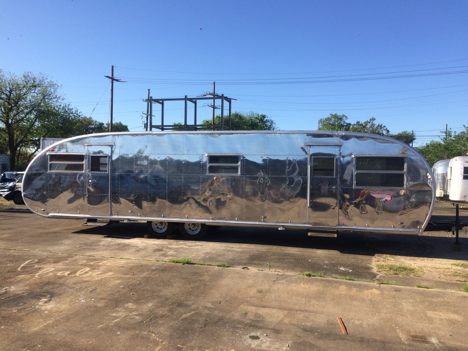 Photo 2 of 11 in 1953 Royal Spartanette turned modern studio by Andy ...