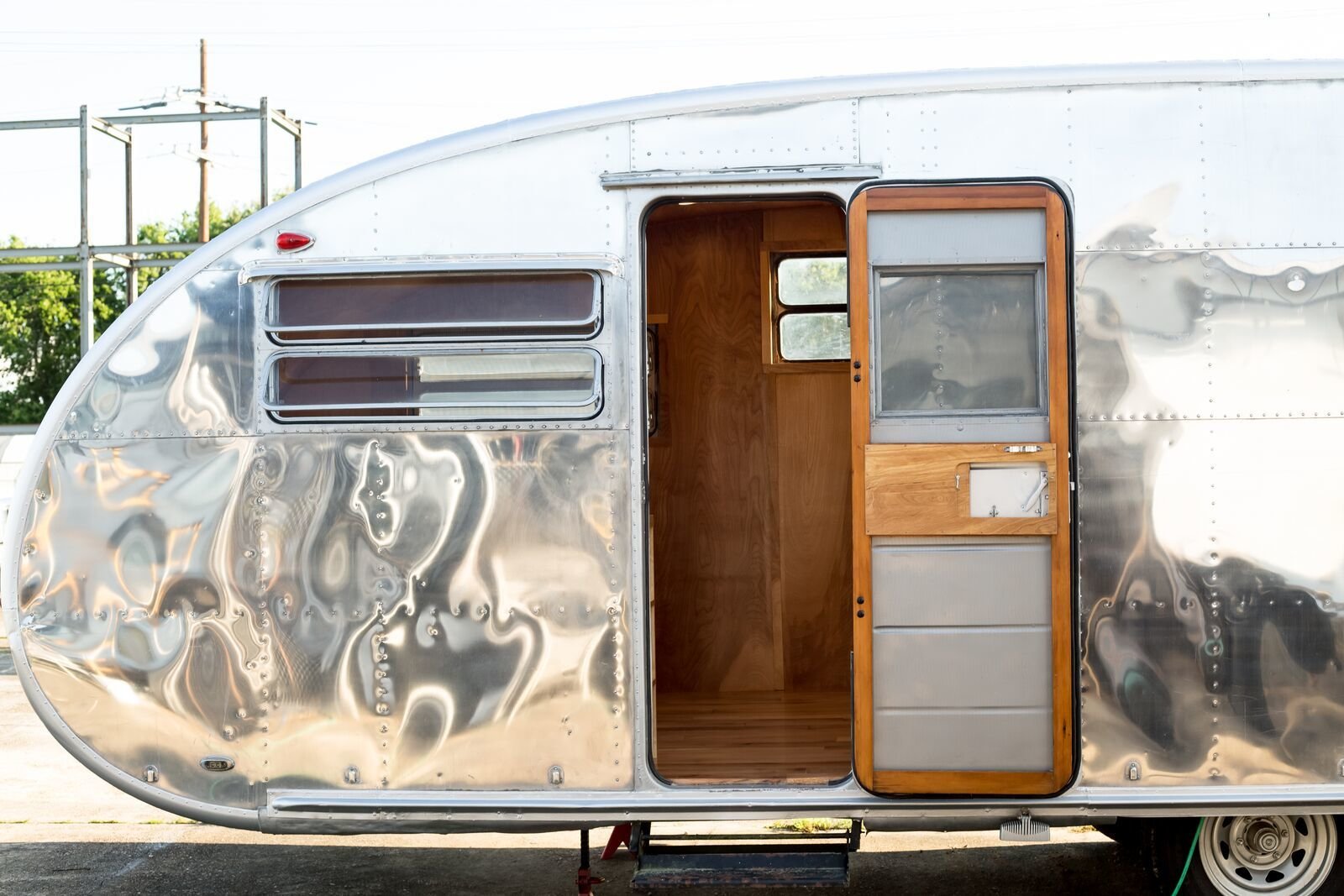 Photo 11 of 11 in 1953 Royal Spartanette turned modern studio by Andy ...