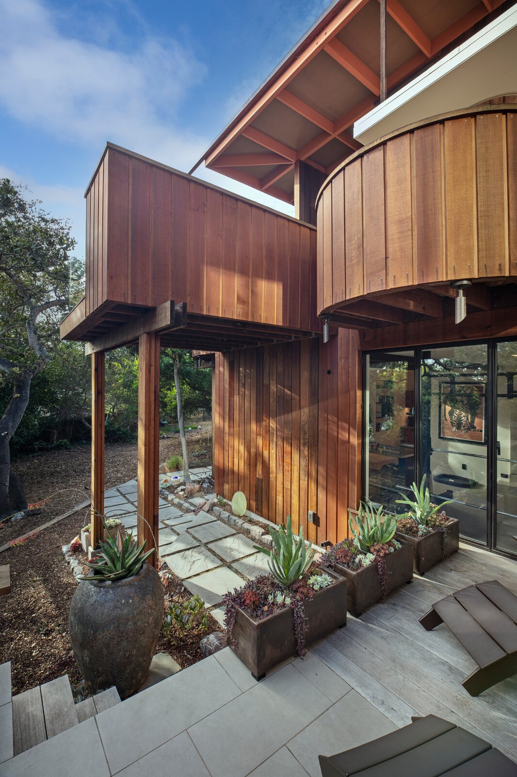 Photo 2 of 10 in Henry Hill House by Rick Pharaoh - Dwell