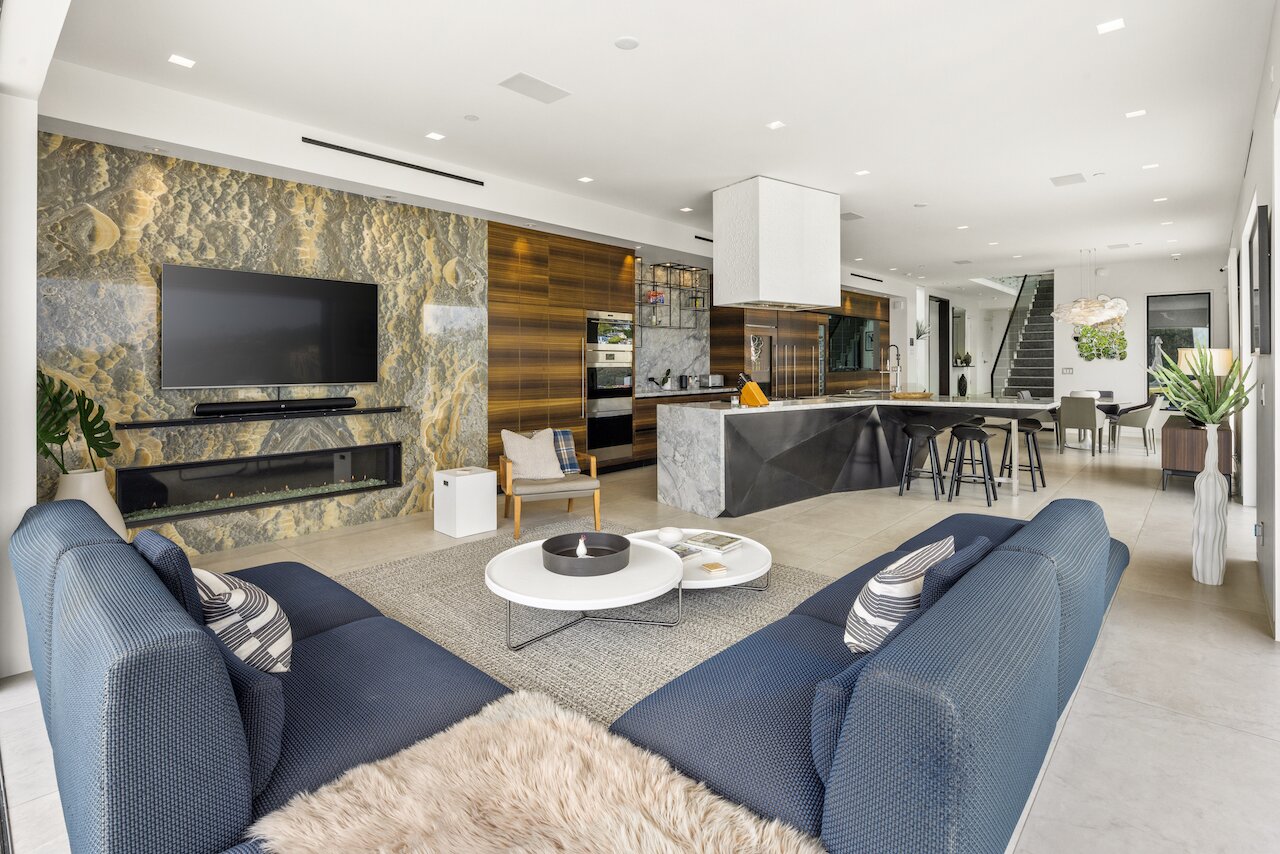Photo 3 of 21 in The Linda Flora Residence by Mikka Johnson - Dwell