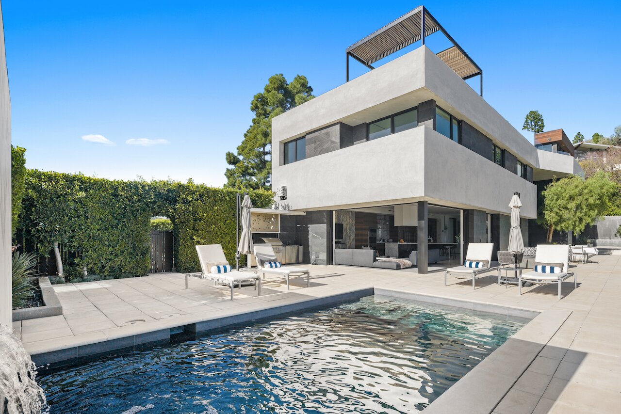 Photo 6 of 21 in The Linda Flora Residence by Mikka Johnson - Dwell