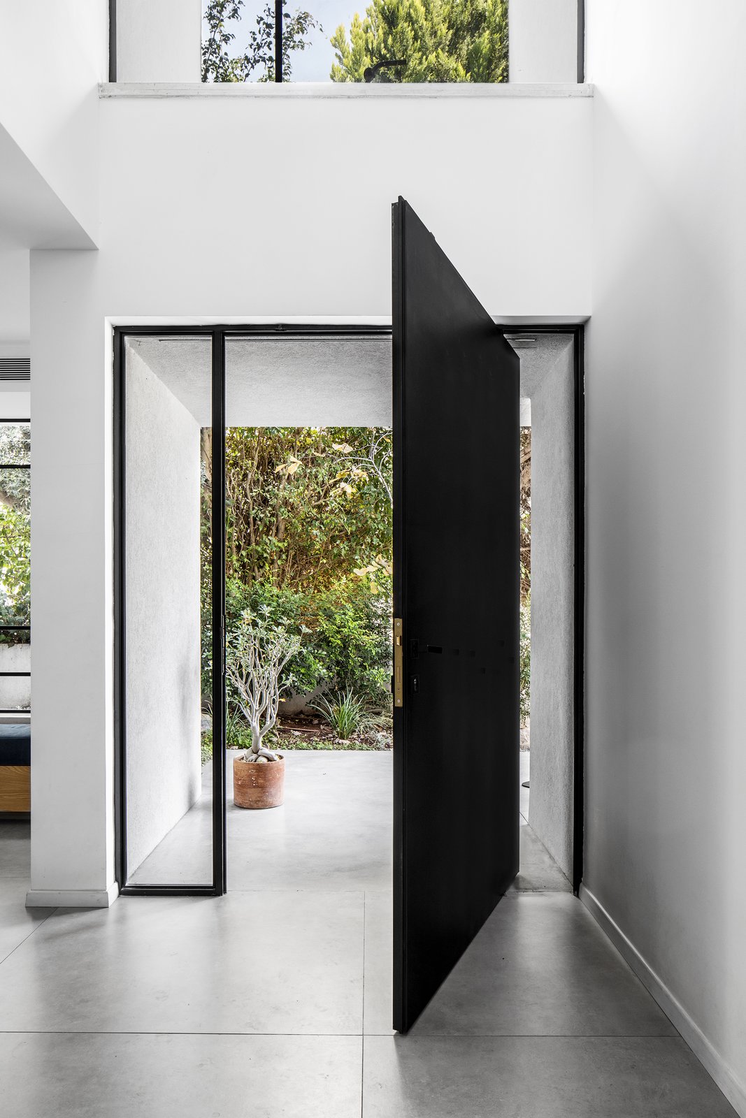 Photo 5 of 5 in Top 5 Homes of the Week With Distinctive Doorways from ...