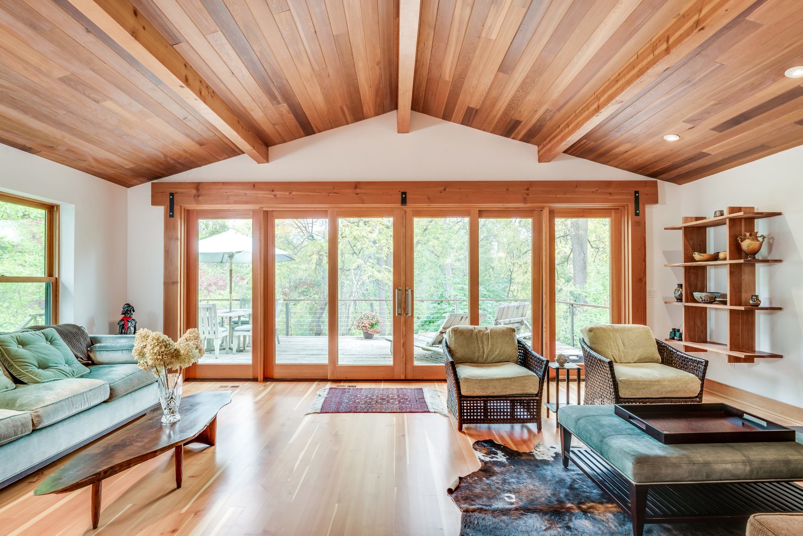 Photo 9 of 29 in The Shutter House by Signature Sotheby's - Dwell