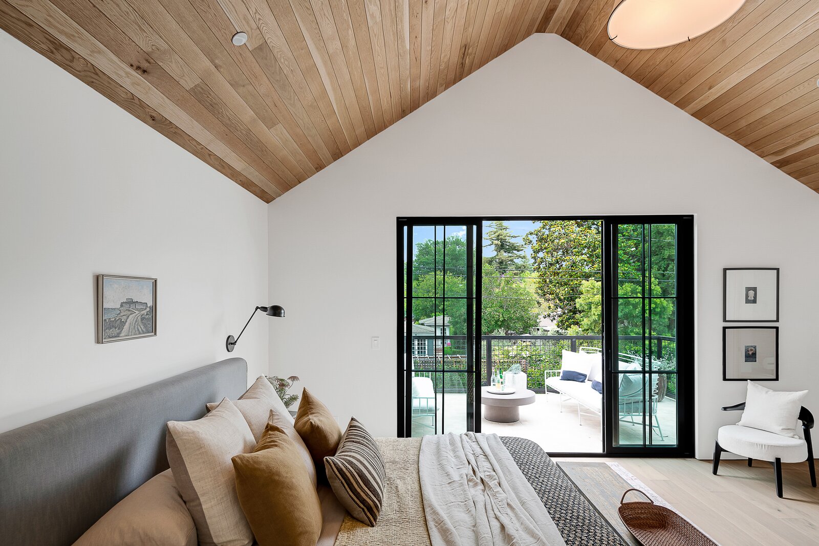 Photo 18 of 44 in Spectacular Custom Built Valley Village Home by The ...