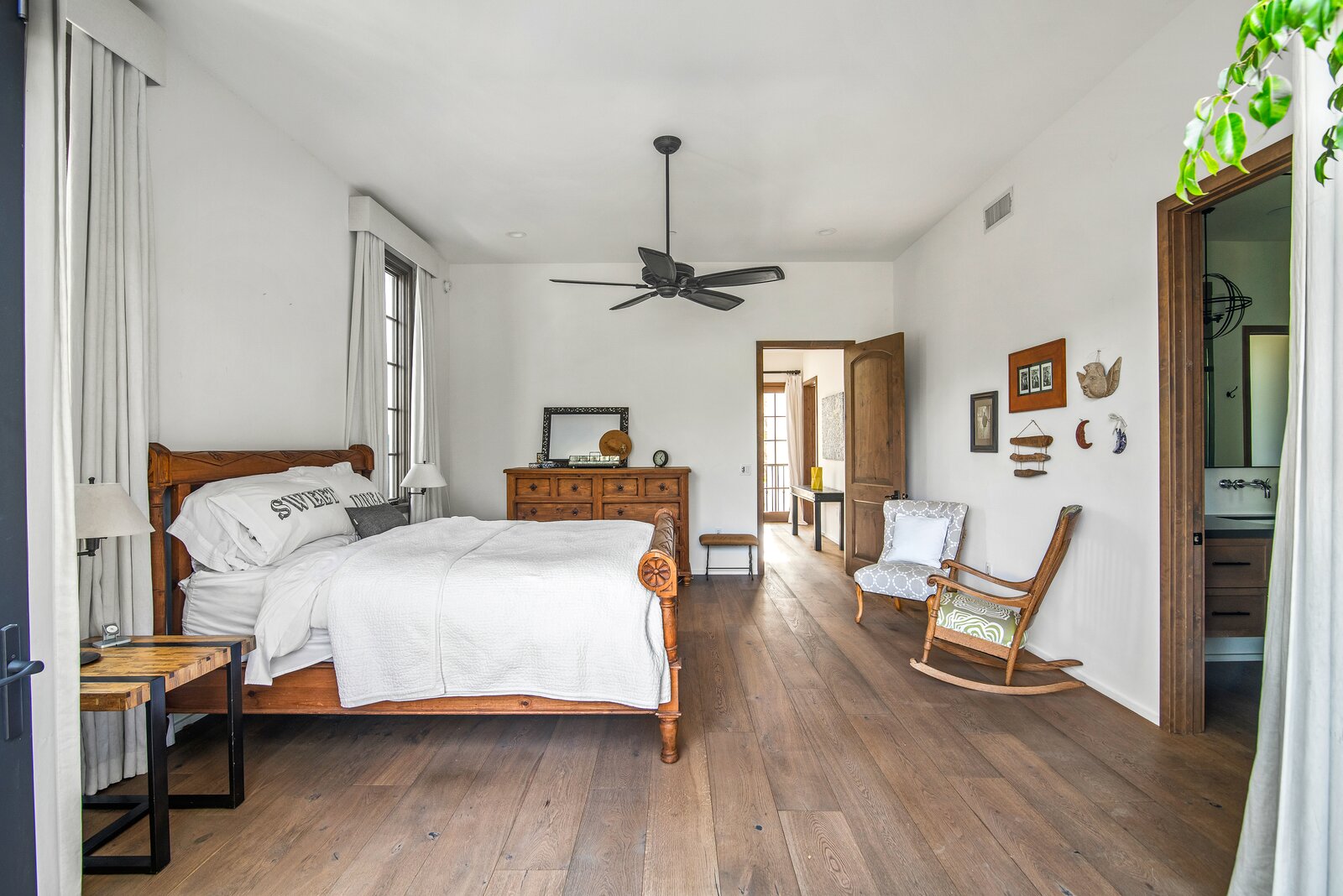 Photo 20 of 51 in Custom-Designed Sherman Oaks Residence By Architect ...