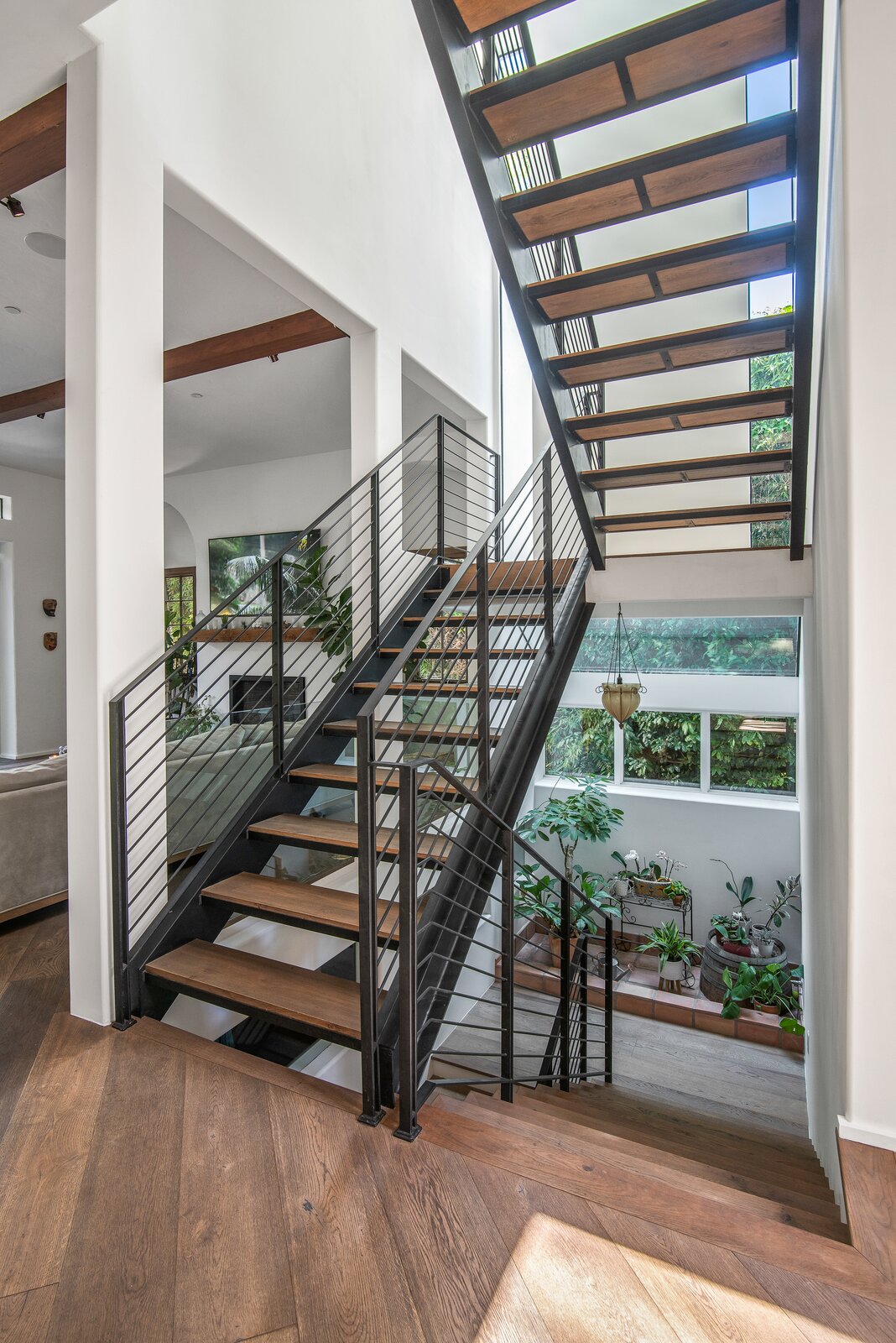 Photo 17 of 51 in Custom-Designed Sherman Oaks Residence By Architect ...
