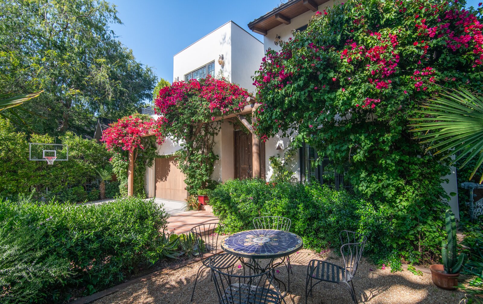Photo 2 of 51 in Custom-Designed Sherman Oaks Residence By Architect ...