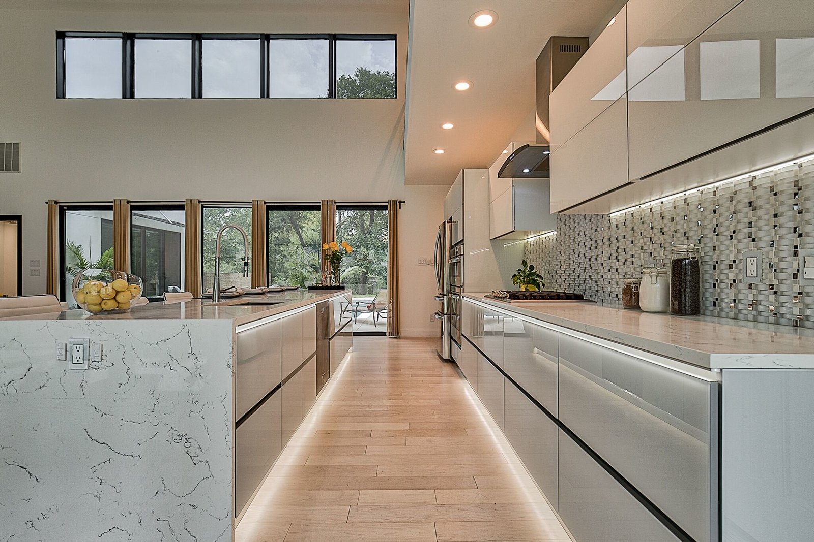 Photo 15 of 63 in The Windmill Modern Home in Dallas by Modern Concept ...