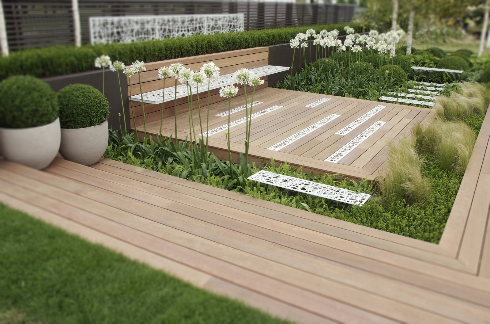 Photo 3 of 5 in The Modern Terrace by OneAbode Landscape Design - Dwell