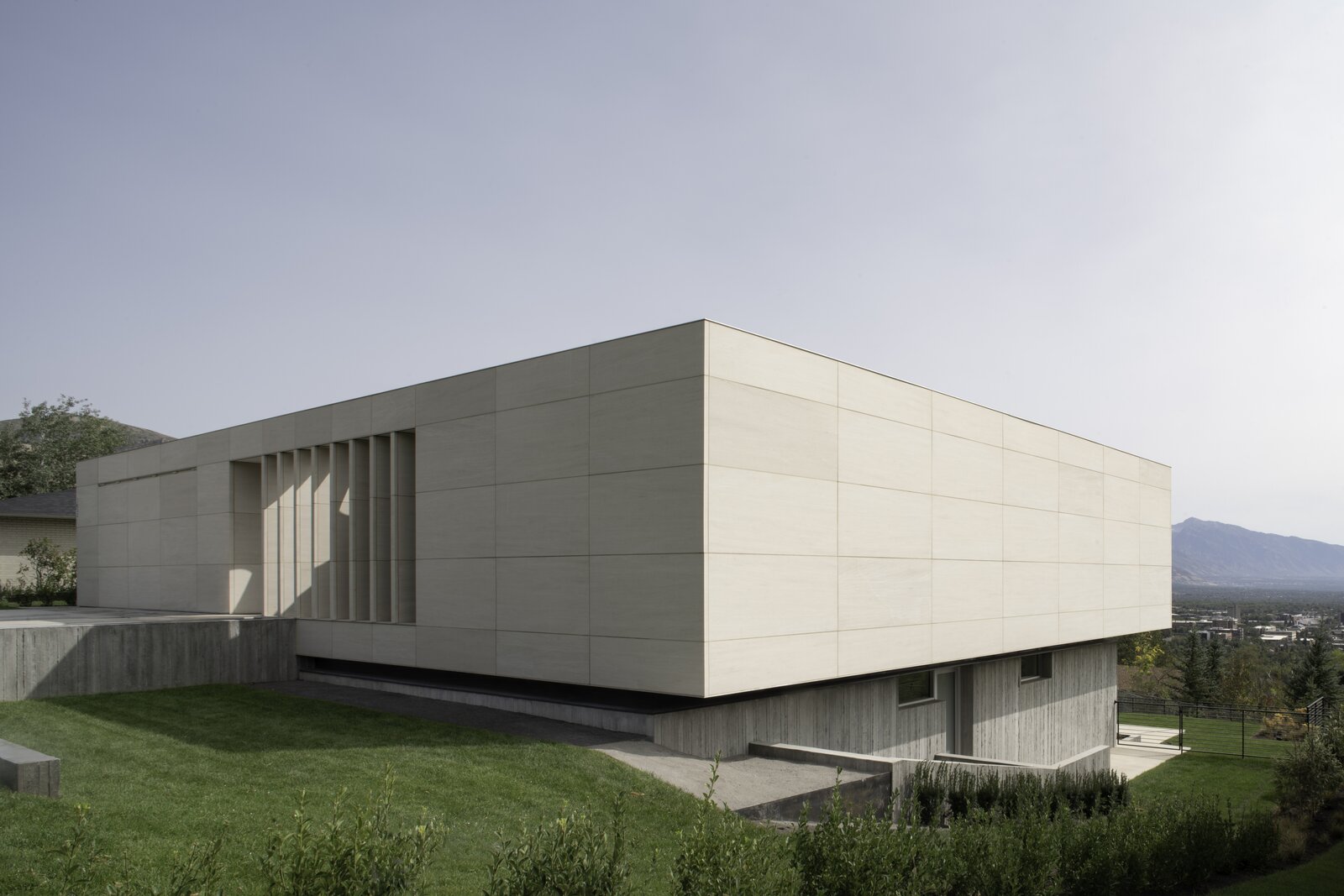 Photo 3 of 12 in Oikos Residence by Design Agency Co. - Dwell