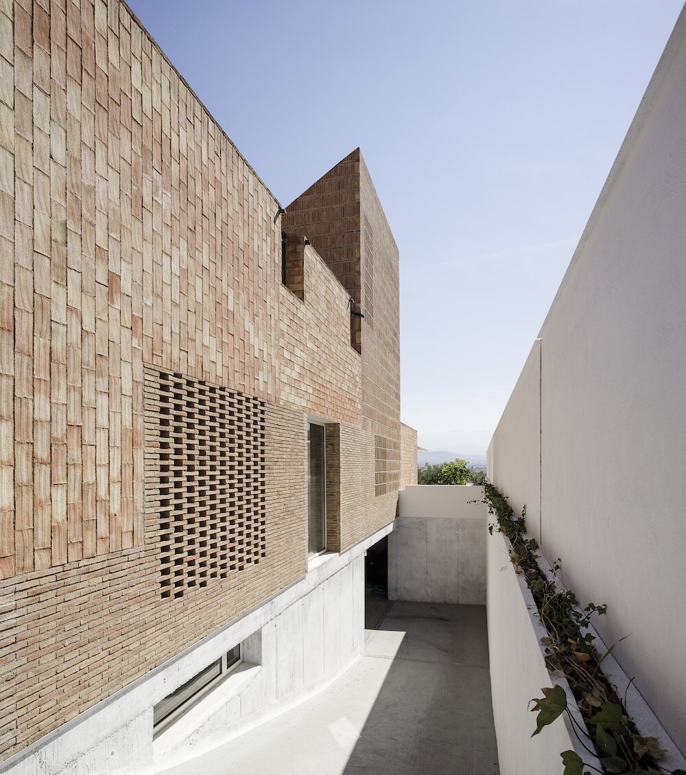Photo 9 of 18 in A Slender Brick House Keeps Things Cool in the South ...