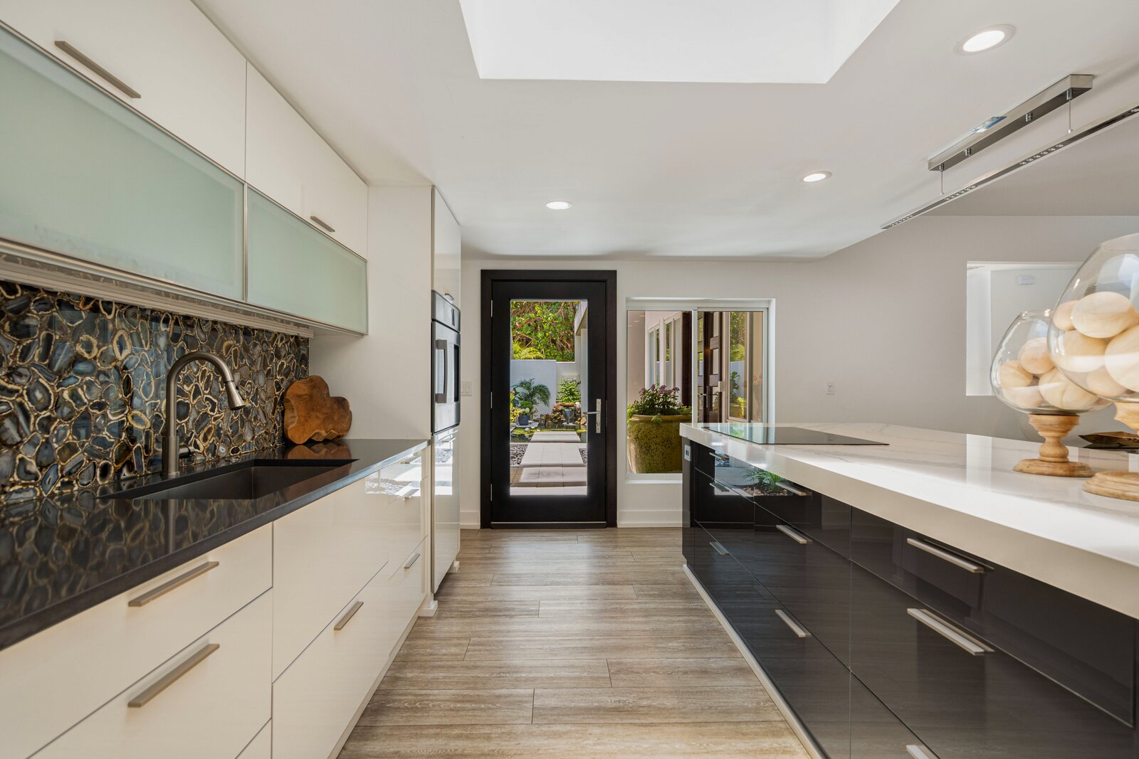 Photo 20 of 35 in The Banyan Beach House Asks a Breezy $3.6 Million by ...