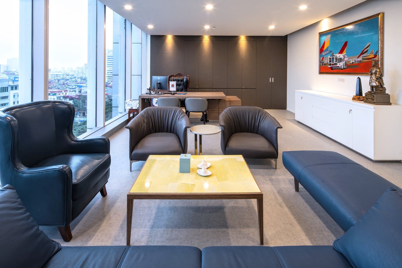 Photo 14 of 24 in Petrolimex Aviation Office by D&P Associates - Dwell