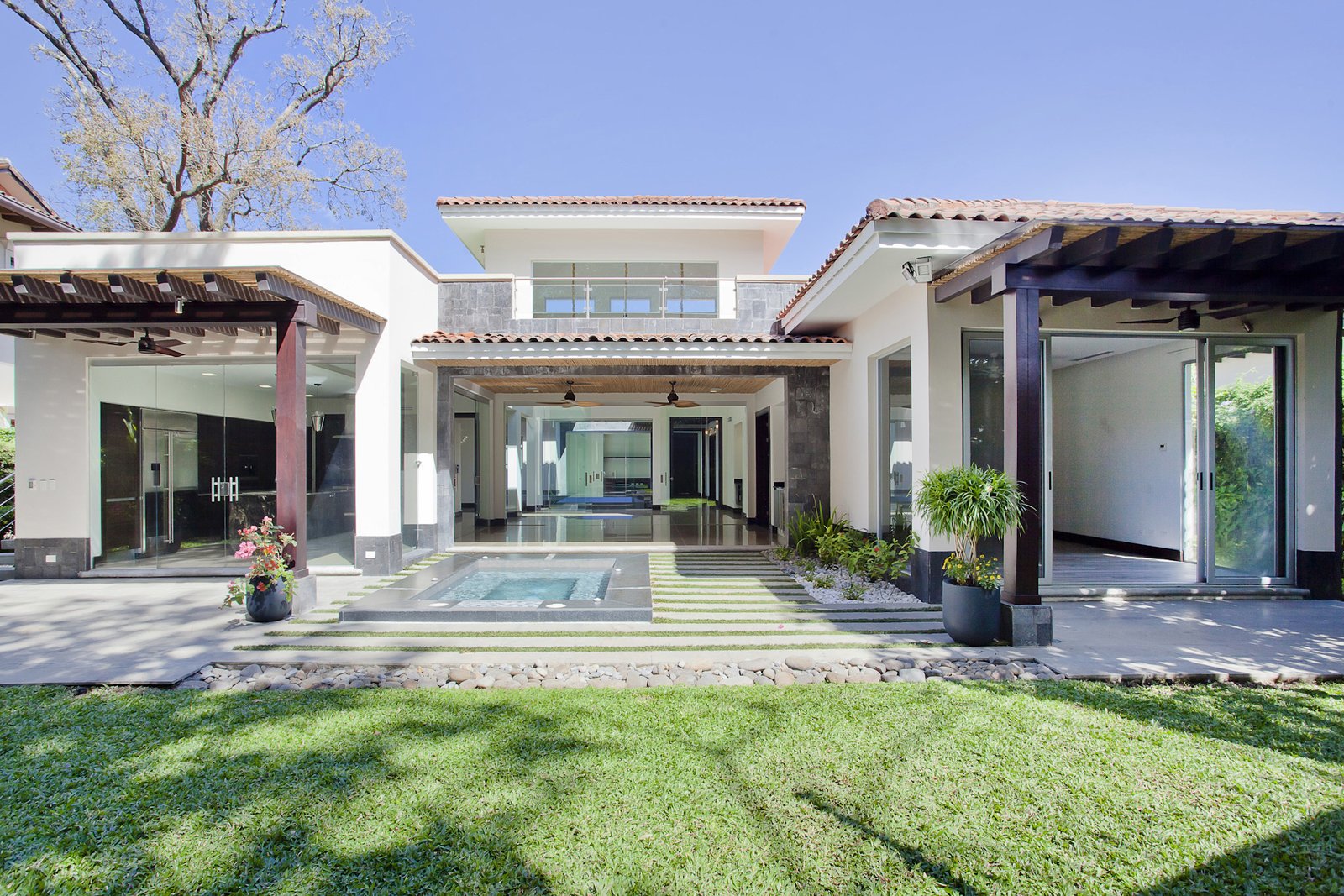 Hacienda Lindora Contemporary (0 Photo) - Dwell