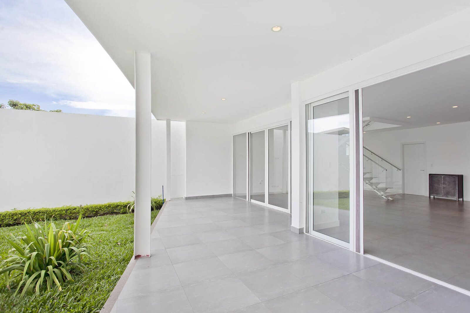 Escazu Contemporary Glass House by 2Costa Rica Real Estate - Dwell