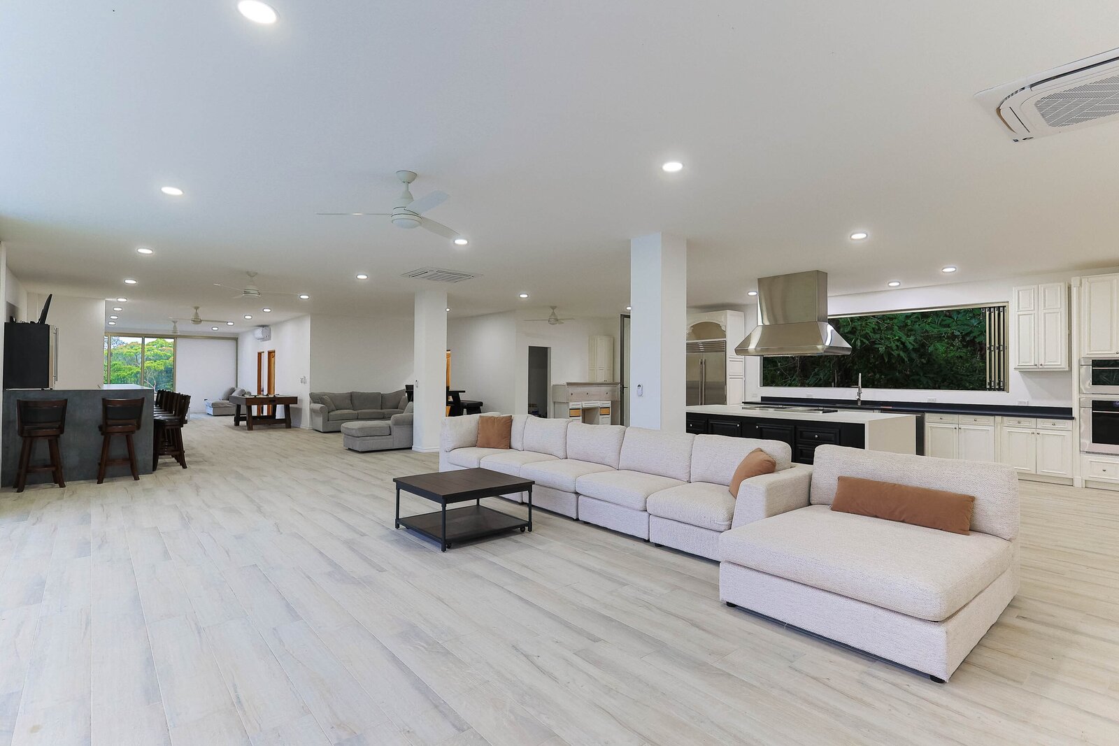 Photo 19 of 33 in Private Five Acre Property Estate Luxury Home by ...