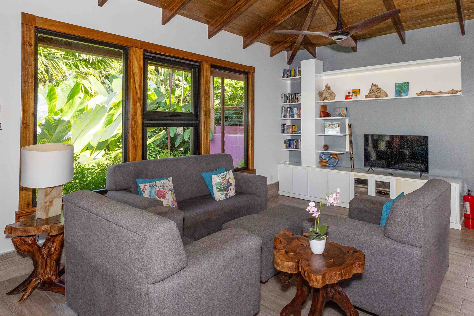 Photo 4 of 17 in Lavish Estate With Ocean Views by 2Costa Rica Real ...