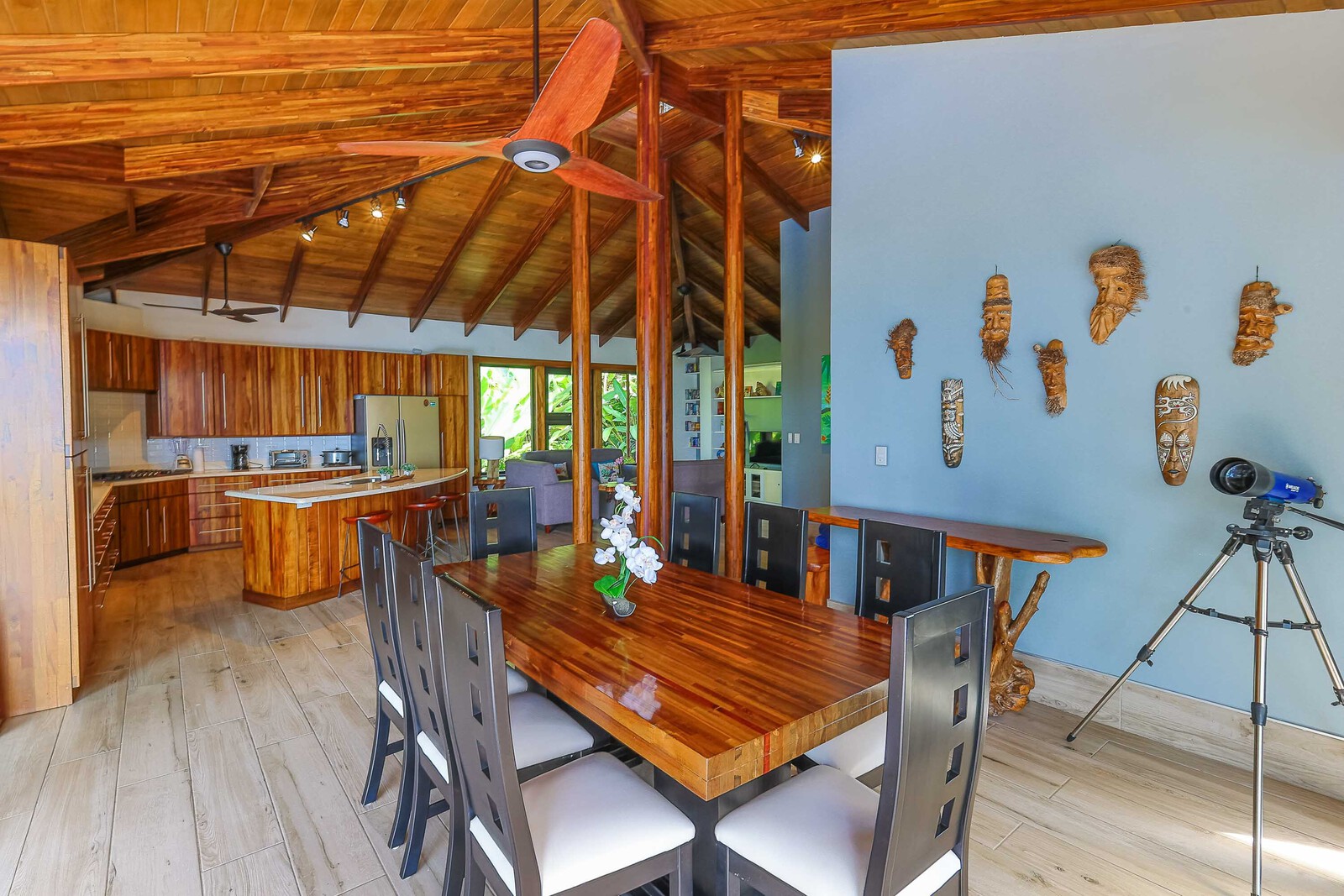 Photo 1 of 7 in Lavish Estate With Ocean Views by 2Costa Rica Real ...
