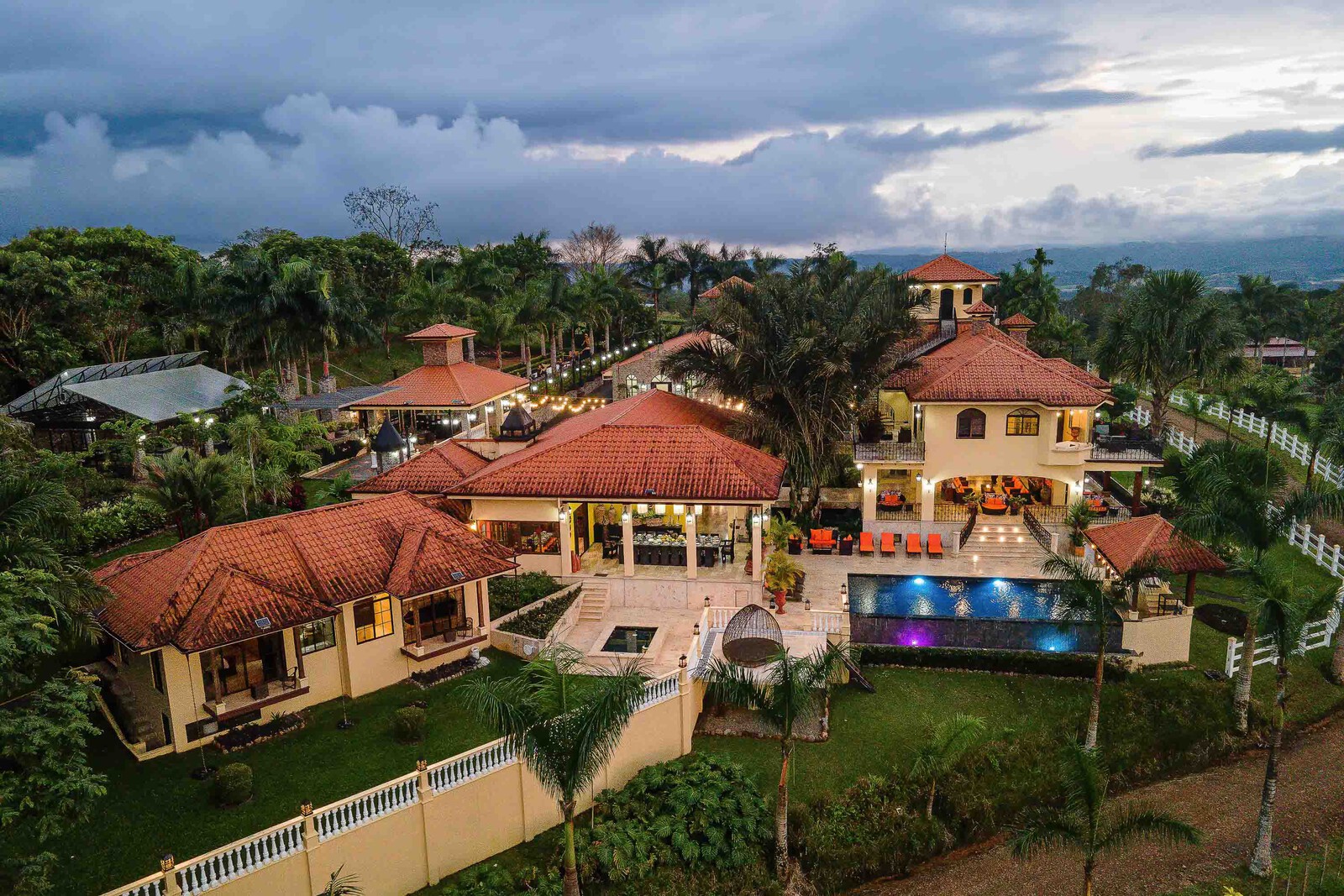 Photo 1 of 60 in Rancho Villa Verde Grand Luxury Estate by 2Costa Rica ...