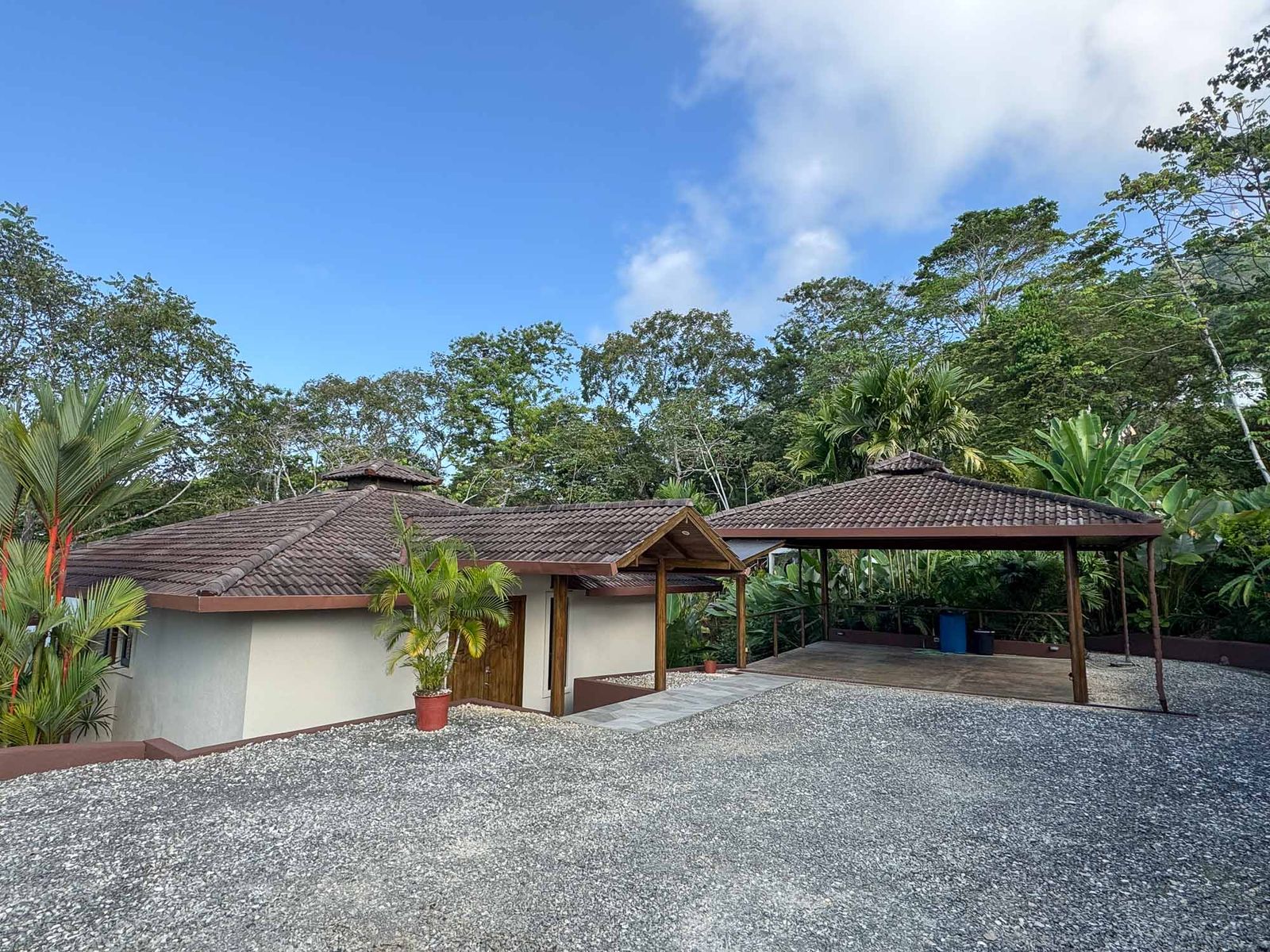Photo 4 of 7 in Lavish Estate With Ocean Views by 2Costa Rica Real ...