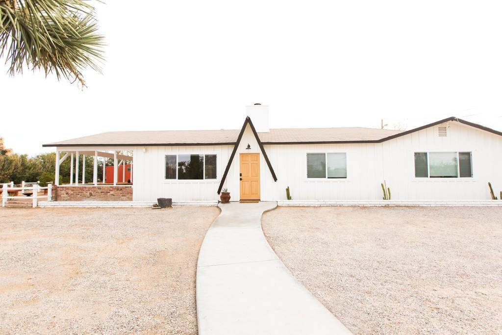 Photo 1 of 42 in The Habibi House by maggie davis - Dwell