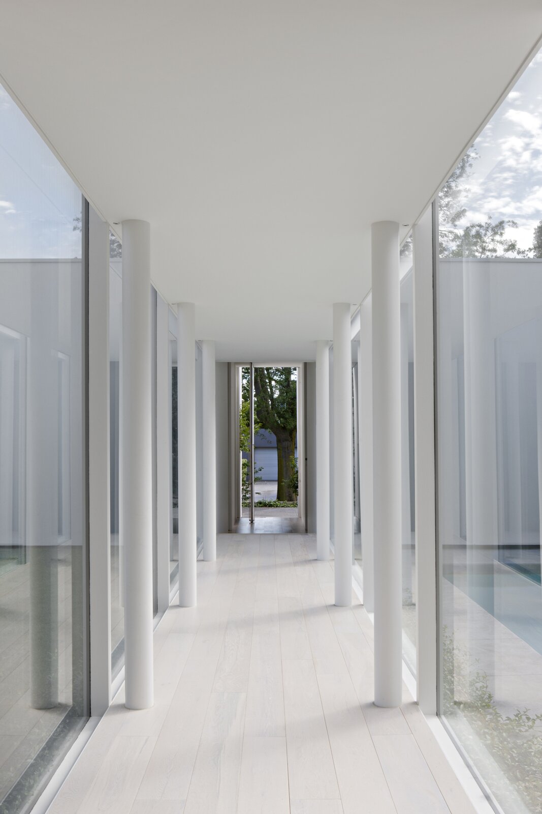 Photo 5 of 6 in An Introspective Home in Melbourne Offers Garden Views ...