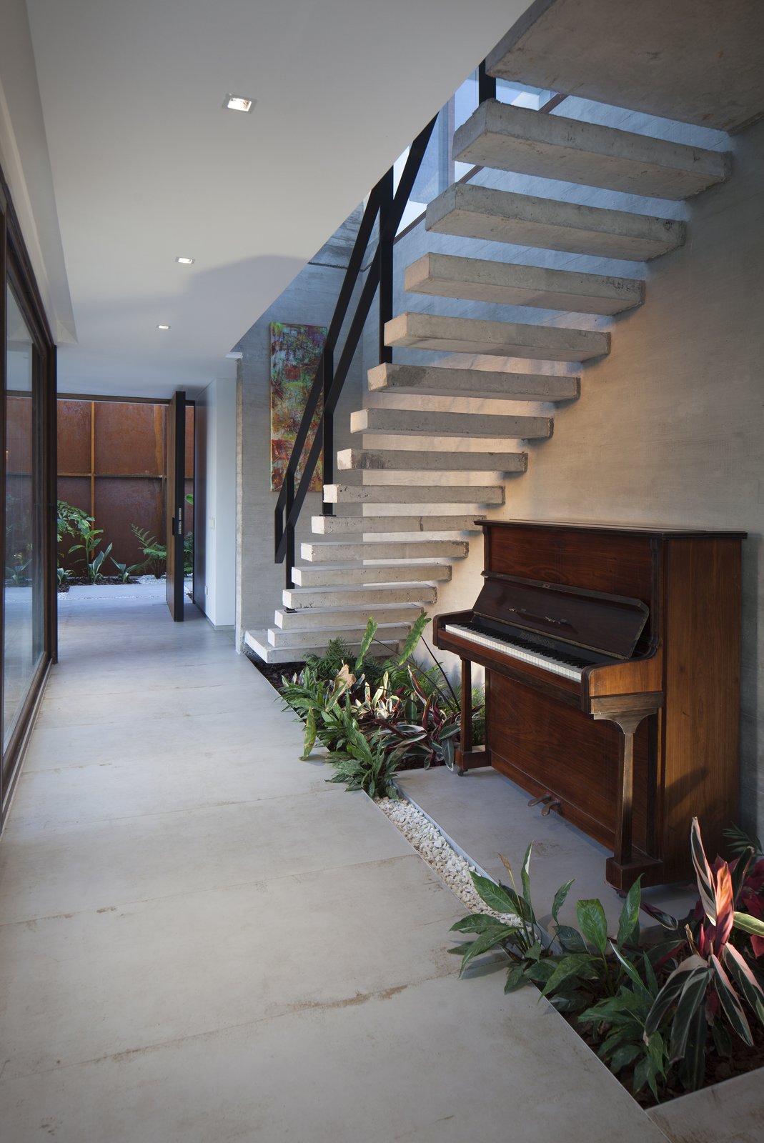 Photo 8 of 33 in Graffiti House by Estudio PKa - Dwell