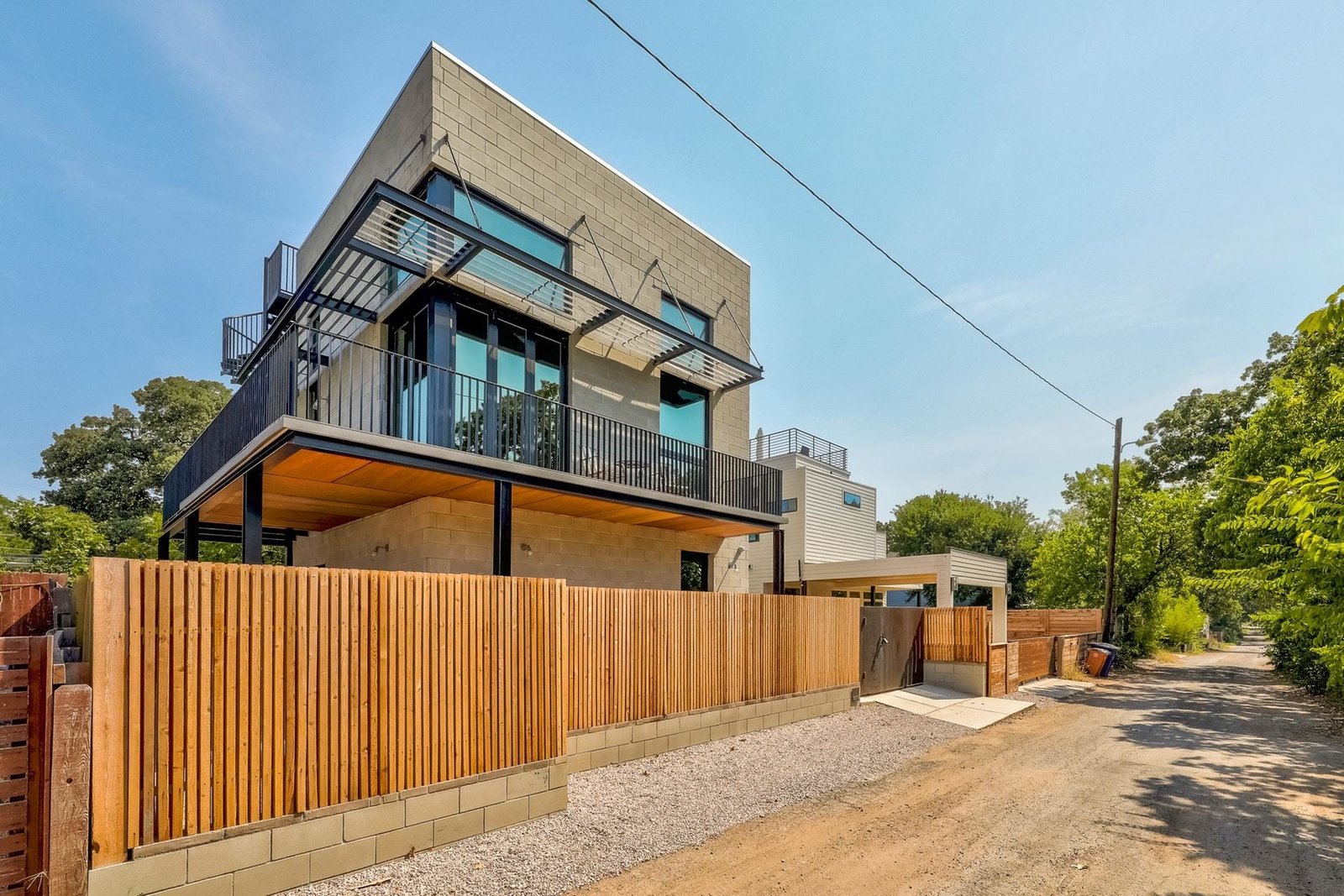 Photo 2 of 39 in Contemporary Warehouse-Style Home by Todd Piccus - Dwell