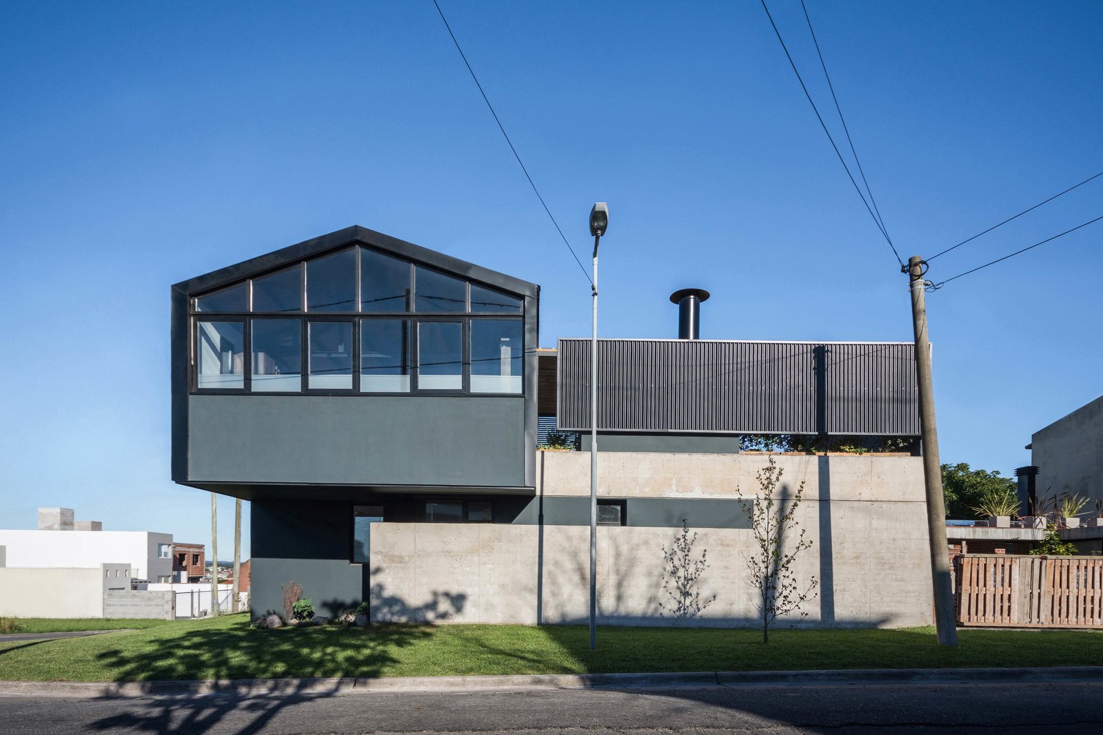 Photo 2 of 35 in Porta House by Moirë architects - Dwell