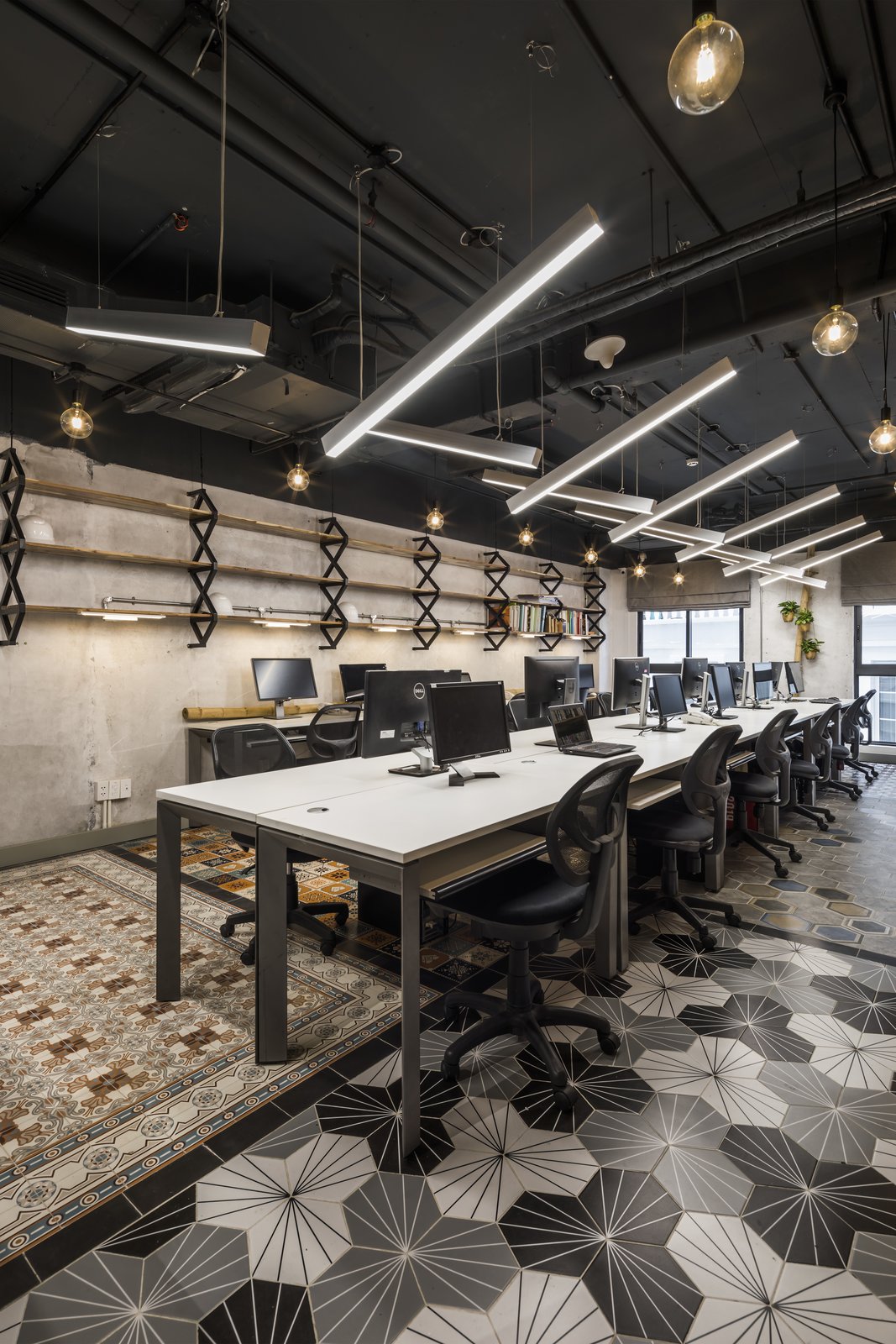 Photo 1 of 34 in SEMBA VIETNAM OFFICE by Mamoru Maeda - Dwell