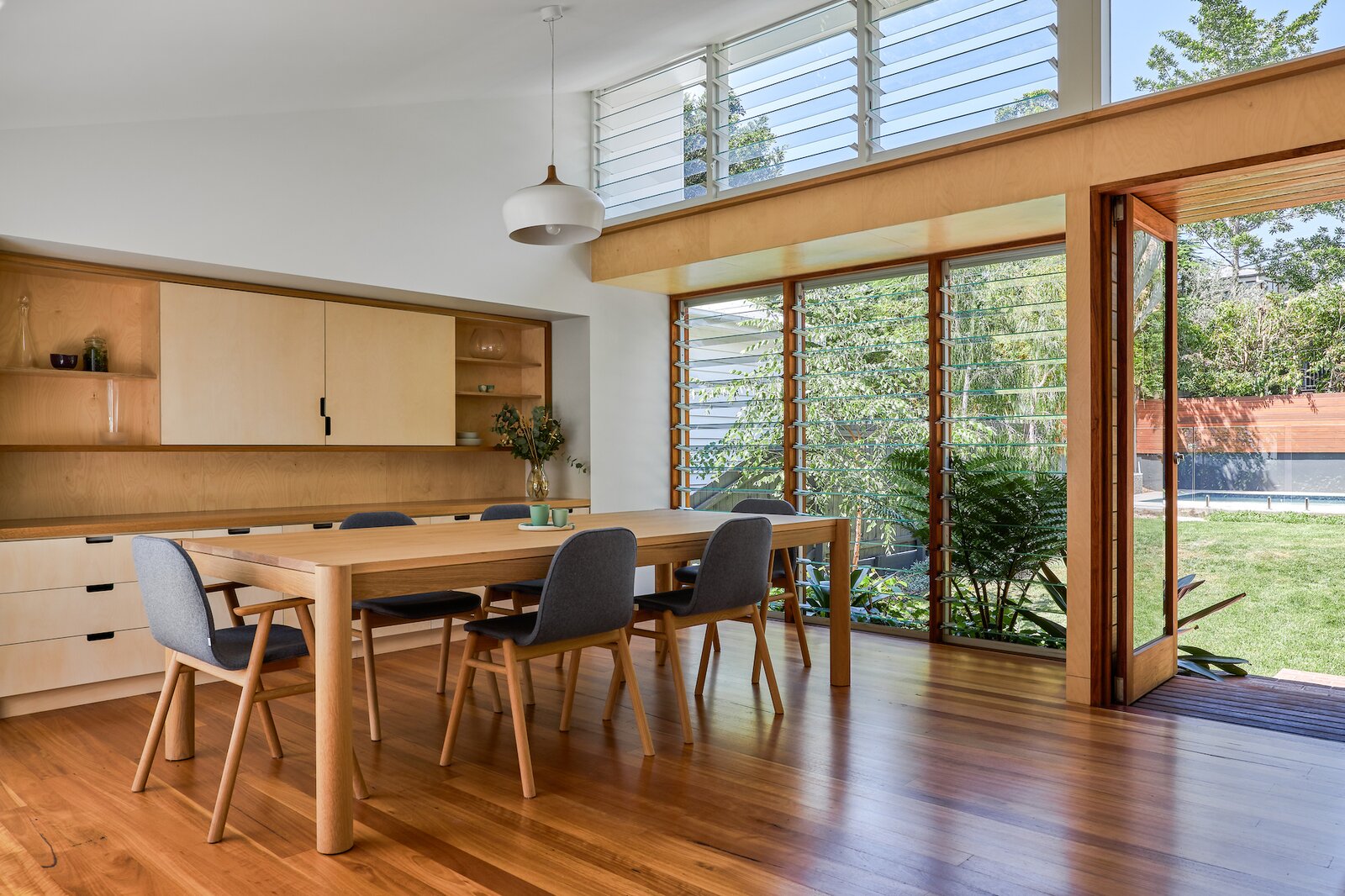 Photo 11 of 23 in A Central Courtyard Fills an Australian Home With ...