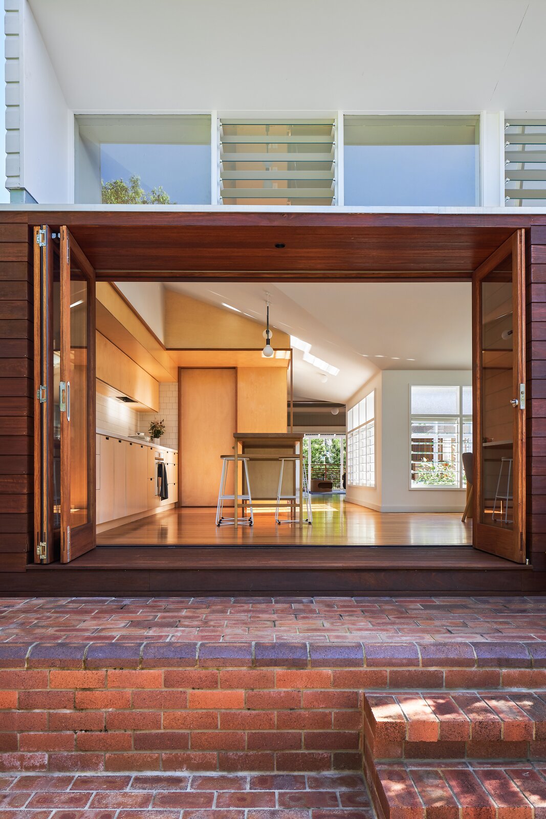 Photo 3 of 23 in A Central Courtyard Fills an Australian Home With ...