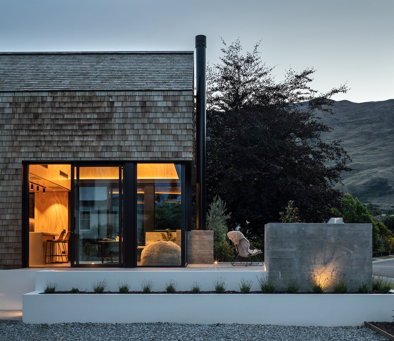 Photo 16 of 19 in This New Zealand Holiday Home Is as Cozy as a Cocoon ...