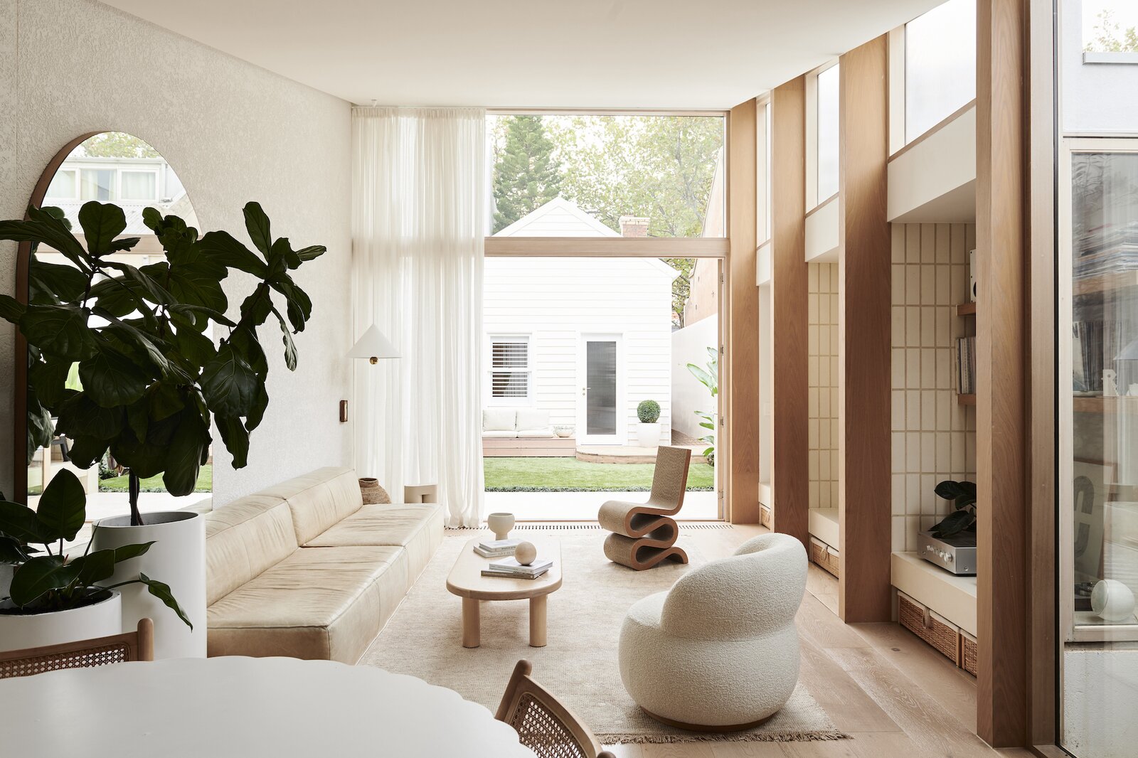 Photo 3 of 15 in In Melbourne, an Unremarkable Worker’s Cottage Hides a ...